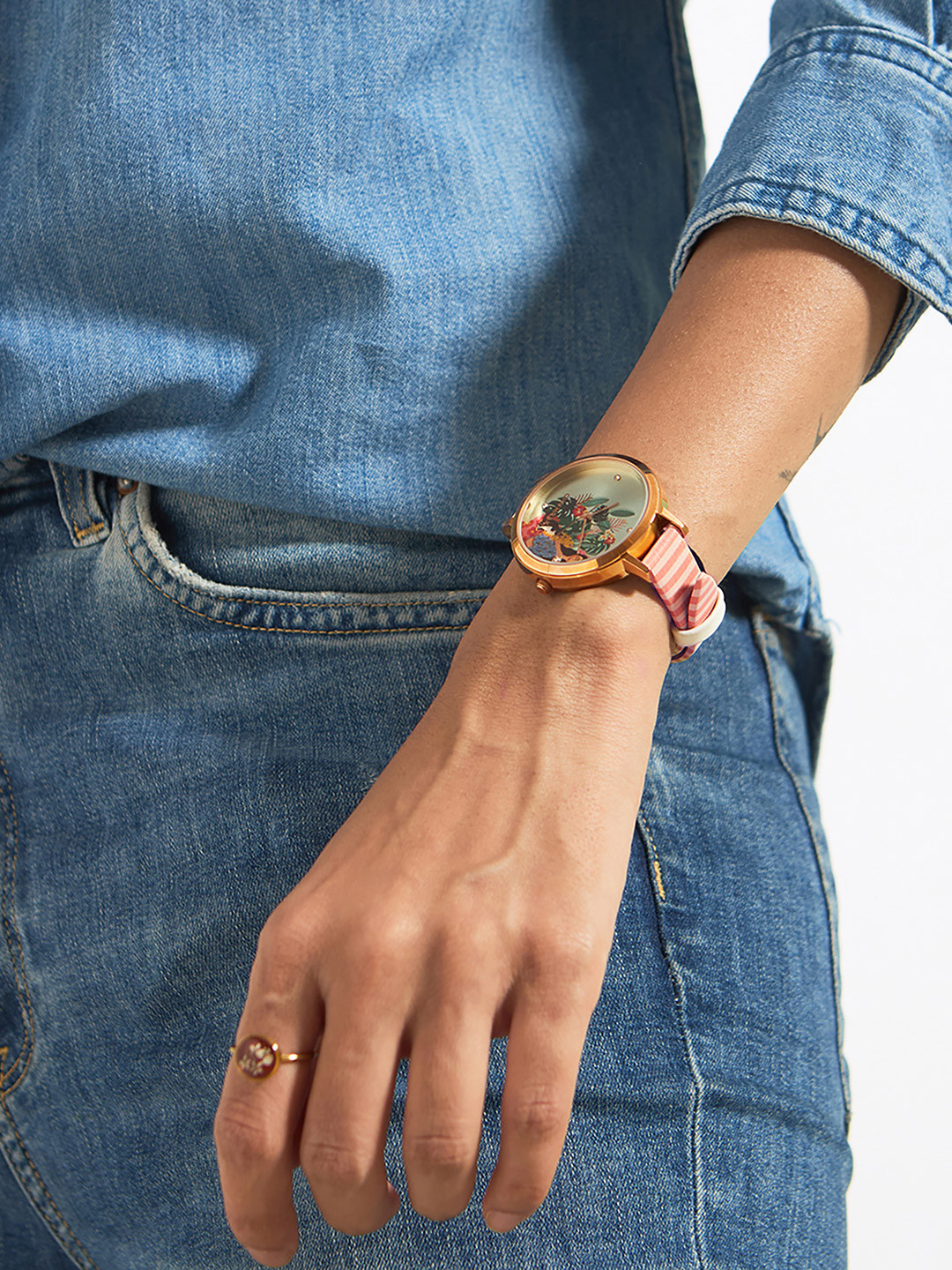 Buy TEAL BY CHUMBAK Women Embellished Dial & Bracelet Style Straps ...