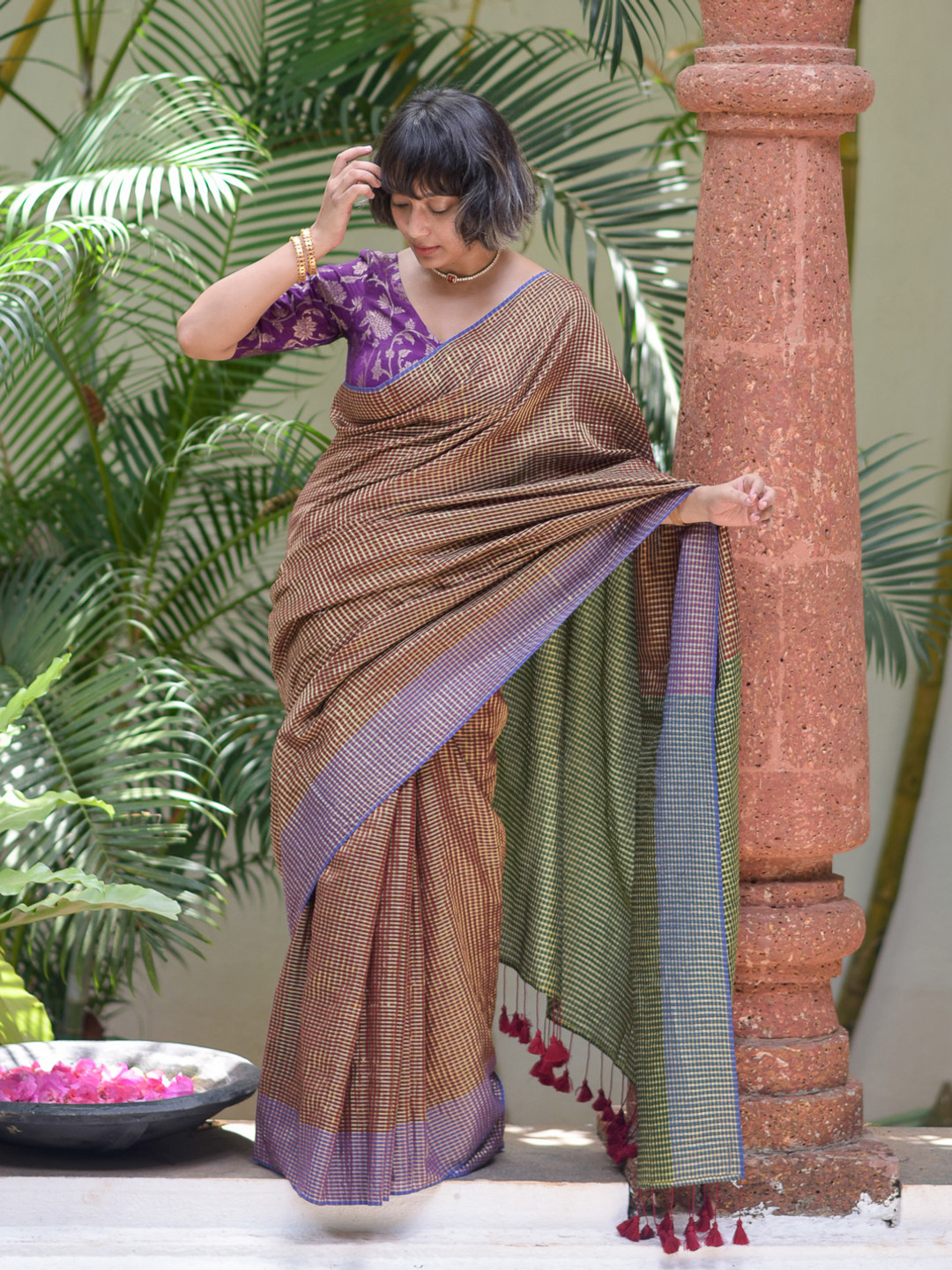 Buy Suta Woven Design Saree - Sarees for Women 30065018 | Myntra