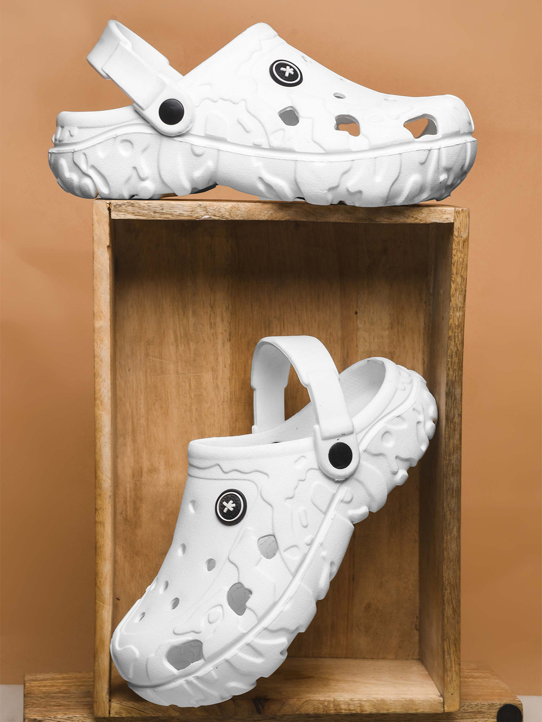 Buy HRX By Hrithik Roshan Men White Rubber Clogs - Flip Flops for Men ...