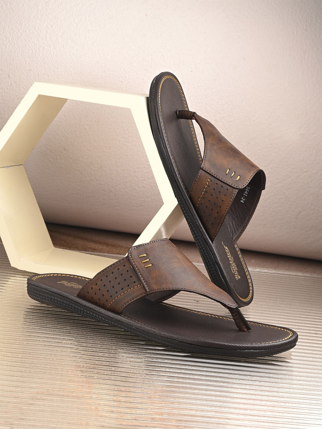 Buy Roadster Men Casual Comfort Sandals - Sandals for Men 30153622 | Myntra