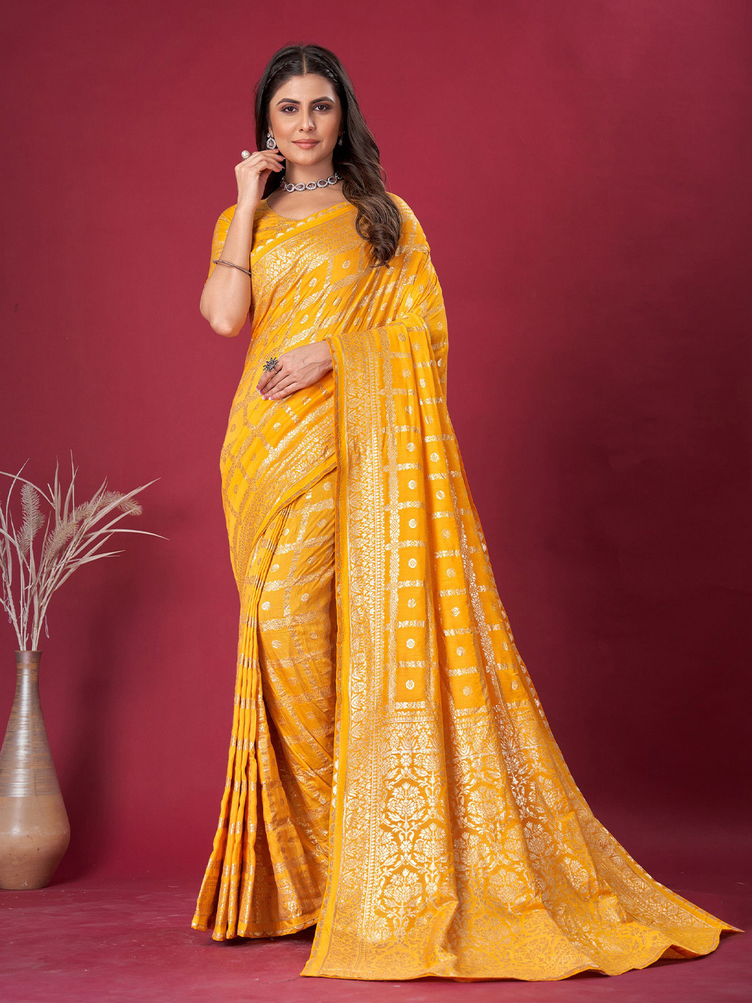 Buy SHRI MAHAVEER RAJASTHANI SAREE Zari Woven Checked Banarasi Saree ...