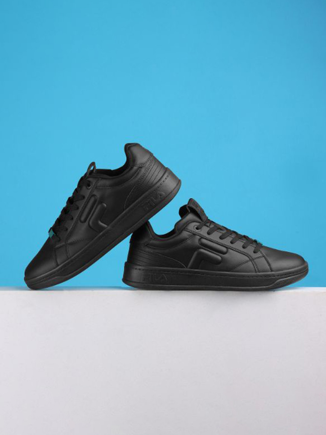 Buy FILA ARCHE Women Round Toe Arch Support Insole Lightweight Sneakers ...
