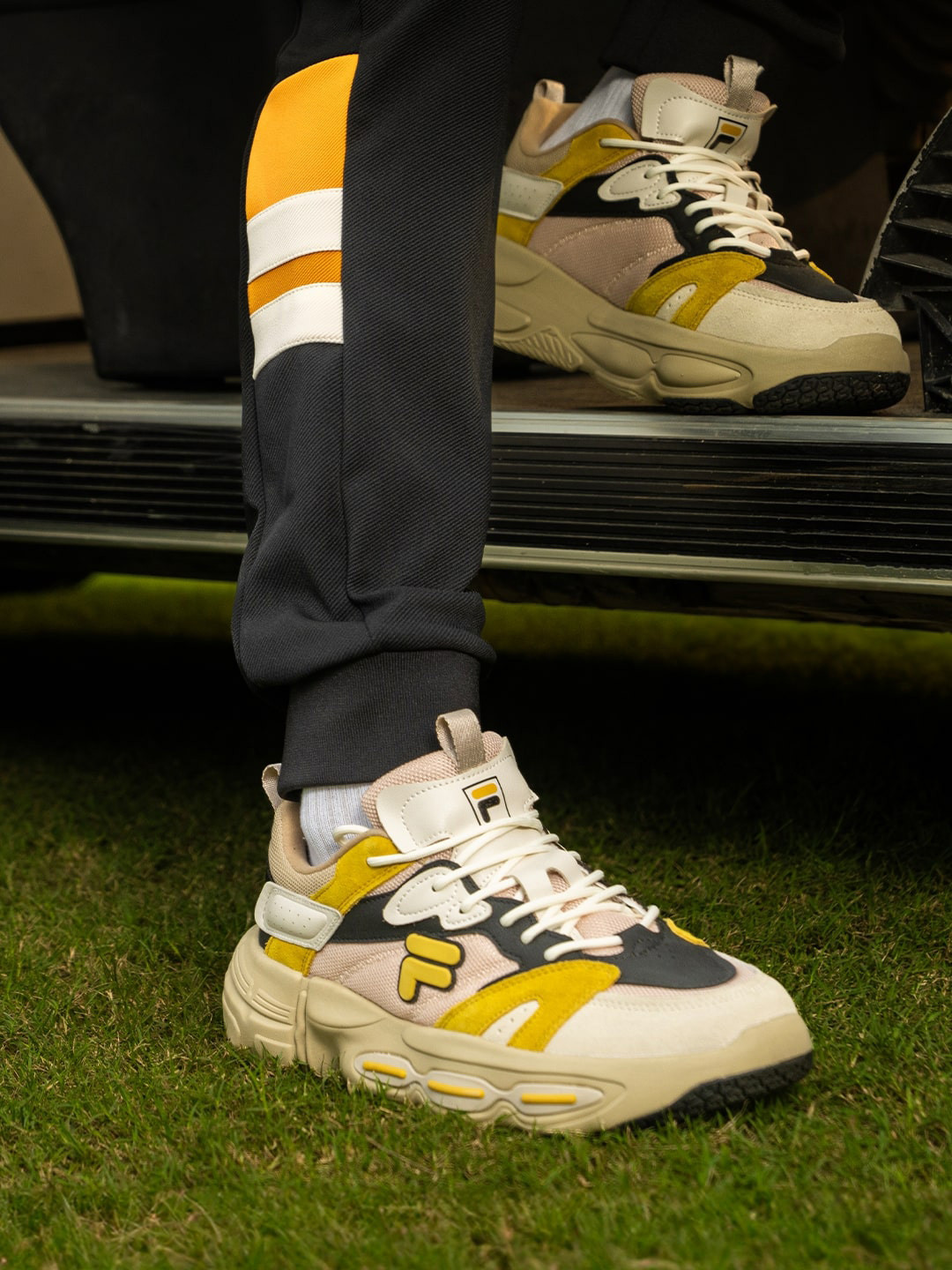 Buy FILA Unisex RI TSS BALLAD Colourblocked Round Toe Arch Support ...