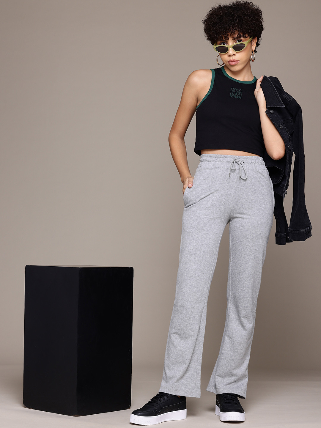 Buy Roadster Solid Track Pants - Track Pants for Women 30352622 | Myntra