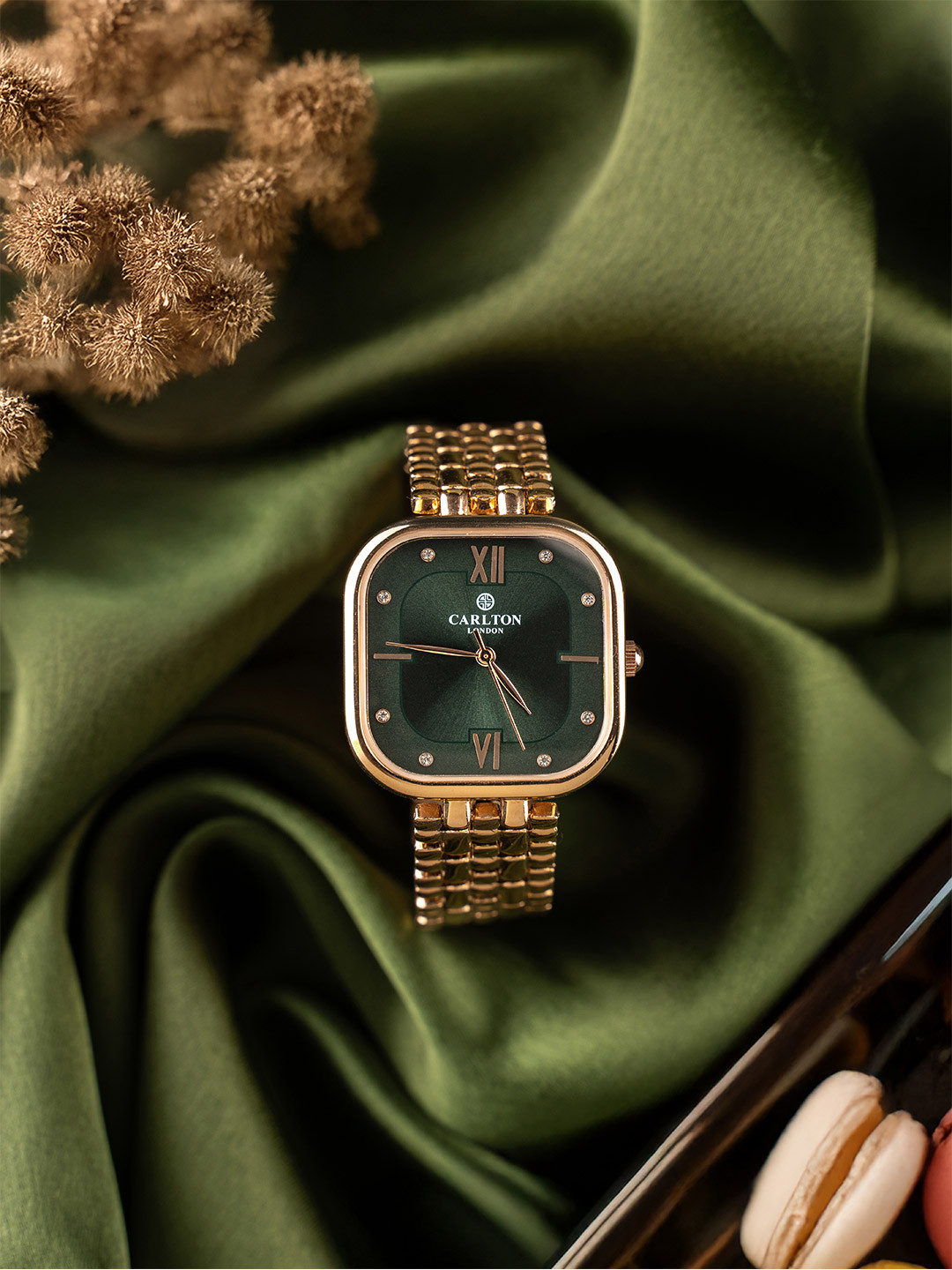 Buy Carlton London Women Dial & Stainless Steel Bracelet Style Straps Analogue Watch CLSSCDGRN ...