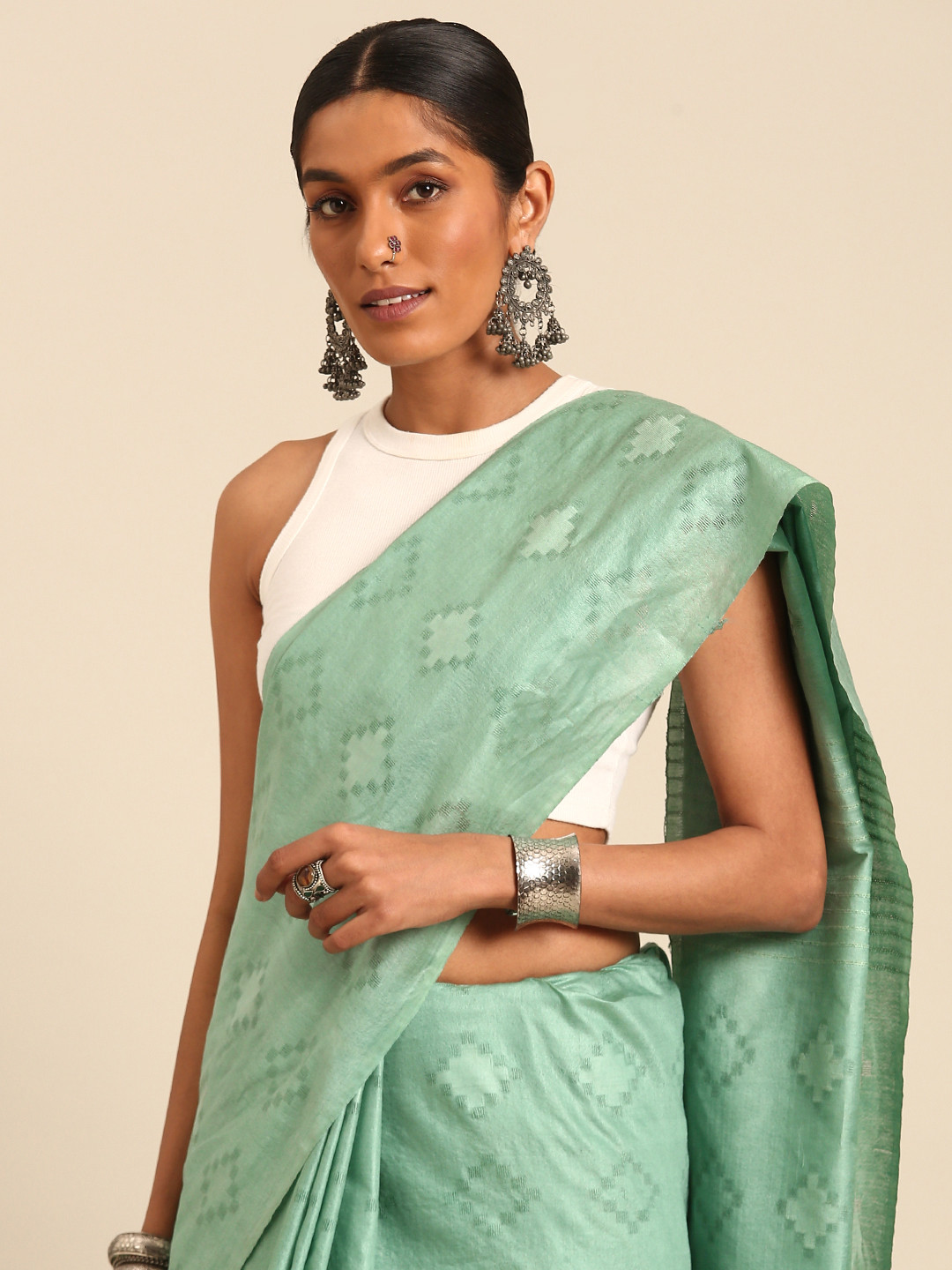 Buy Taavi Geometric Woven Design Handloom Saree - Sarees for Women ...