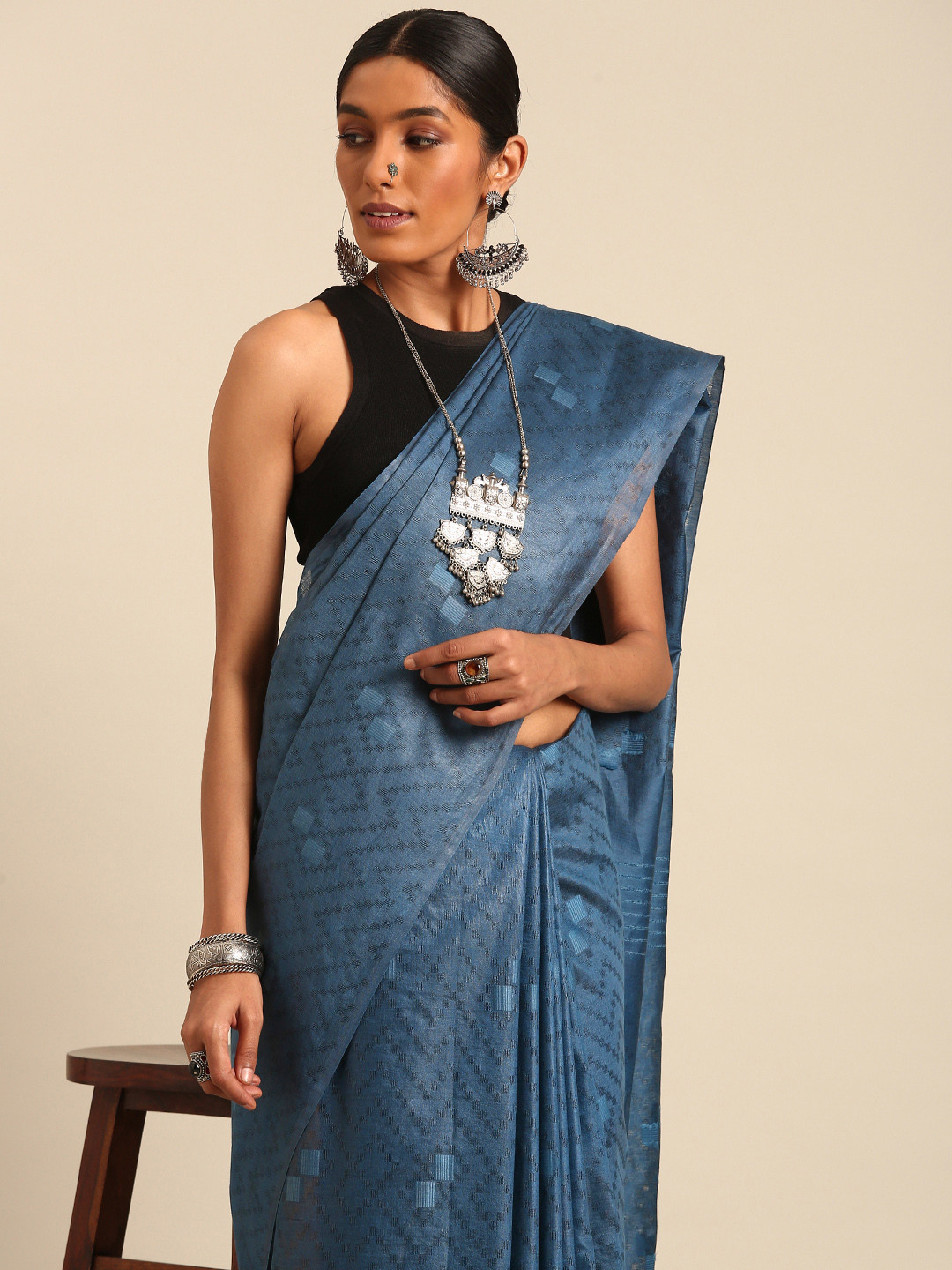 Buy Taavi Geometric Woven Design Handloom Saree - Sarees for Women ...