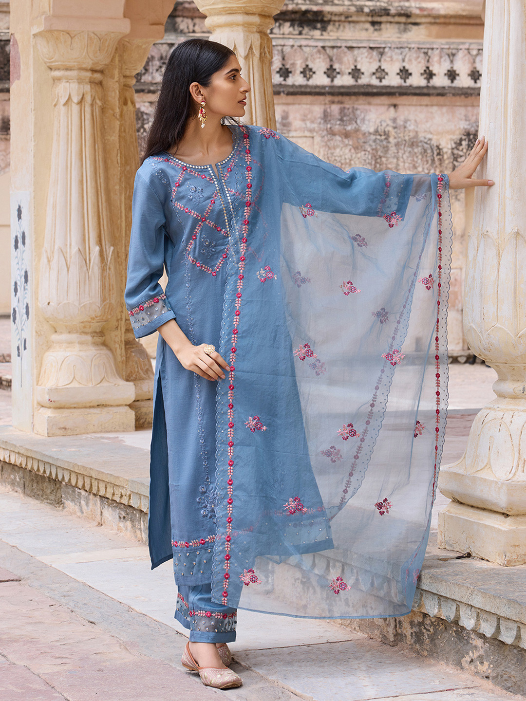 Buy KALINI Women Floral Embroidered Regular Thread Work Kurta With ...