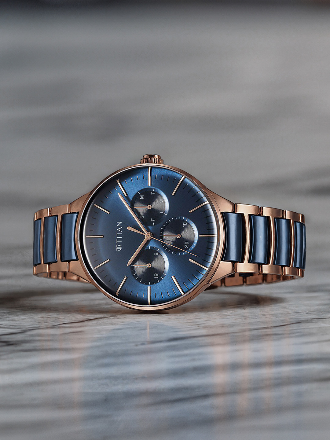 Buy Titan Men Dial & Stainless Steel Bracelet Style Straps Analogue ...