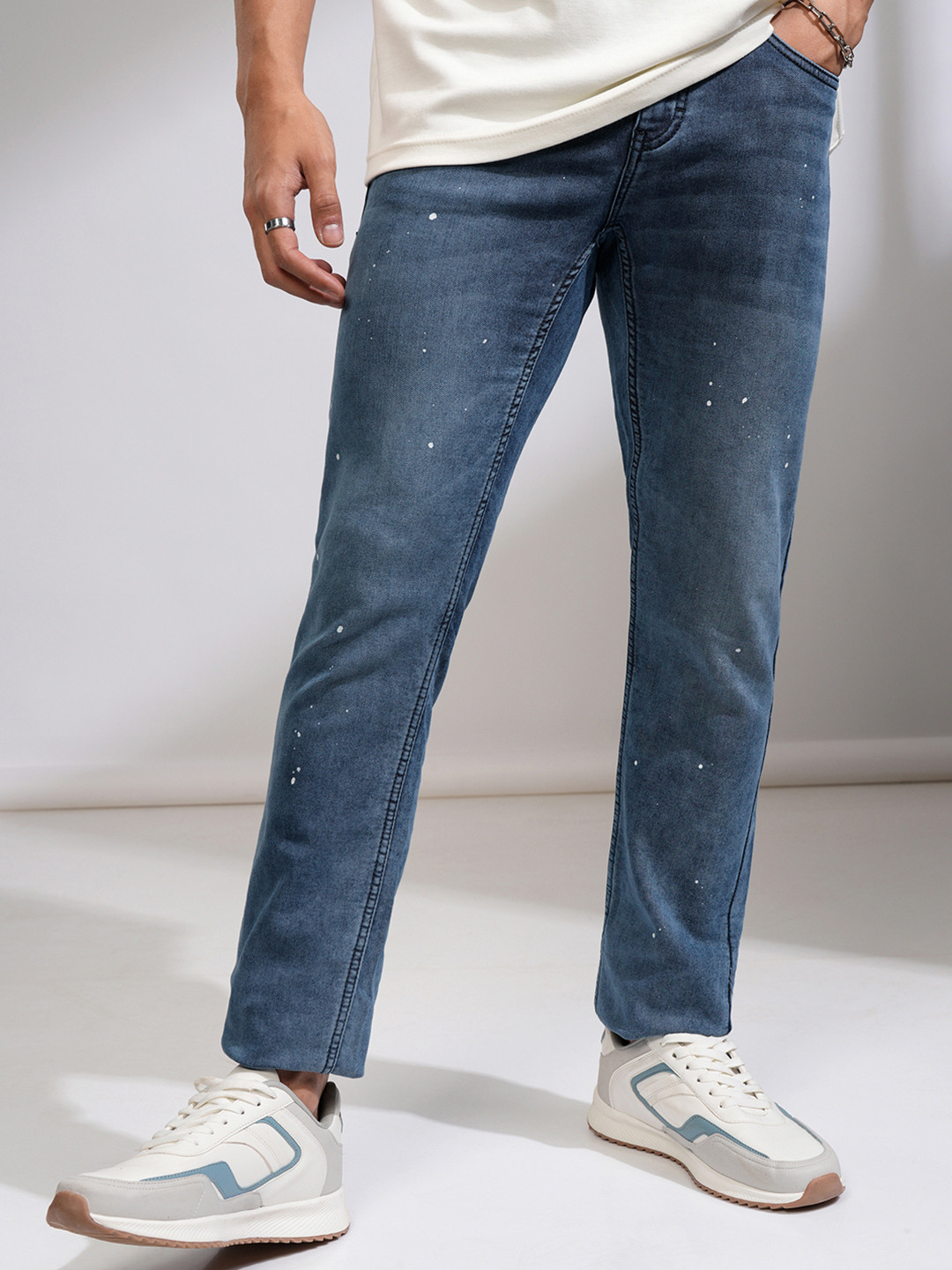 Buy HIGHLANDER Men Tapered Fit Light Fade Stretchable Jeans - Jeans for ...