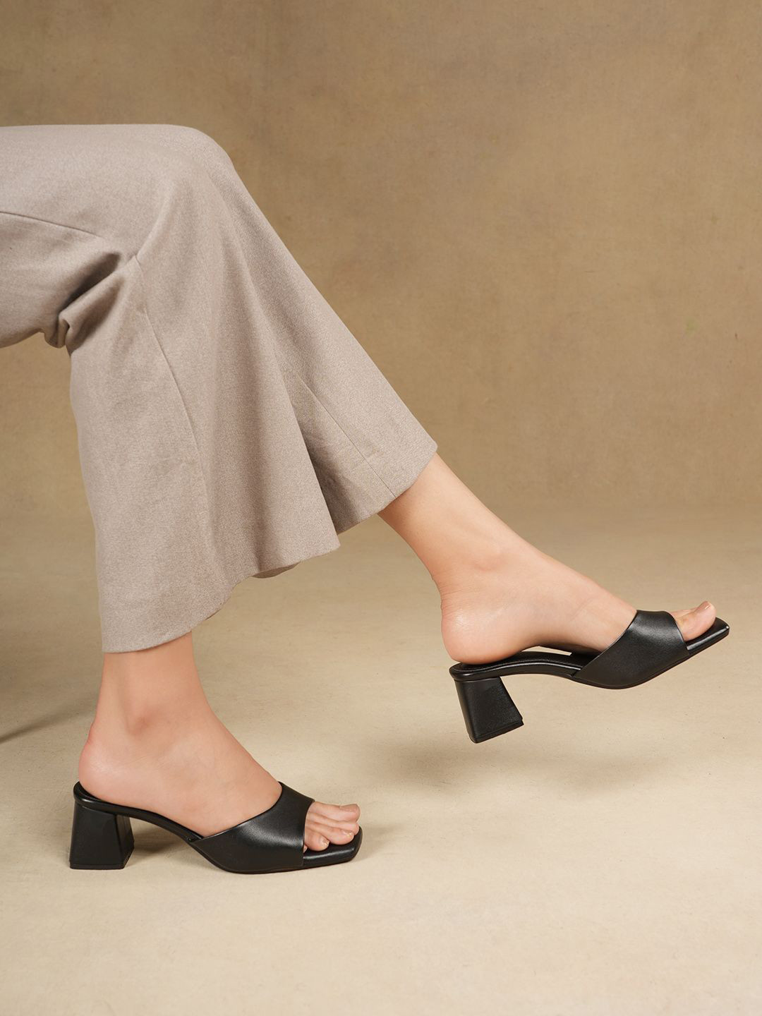 Buy Chemistry Women Block Sandals - Heels for Women 31105119 | Myntra