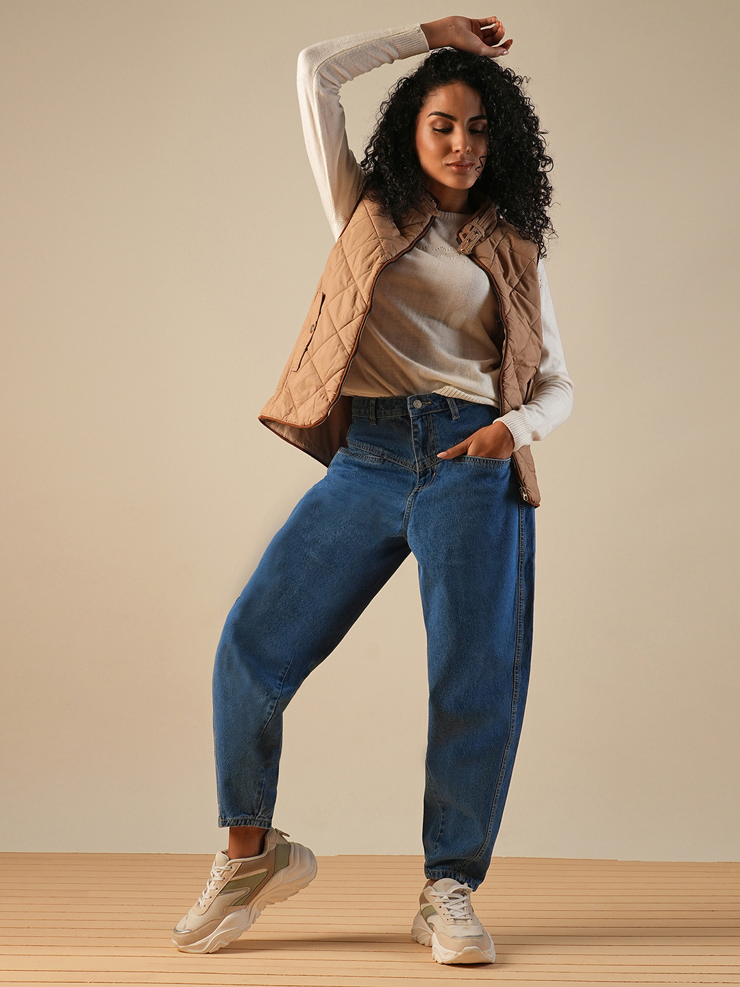 Buy Globus Women Med Wash Light Fade & Shade Clean Look Mid Rise Barrel ...