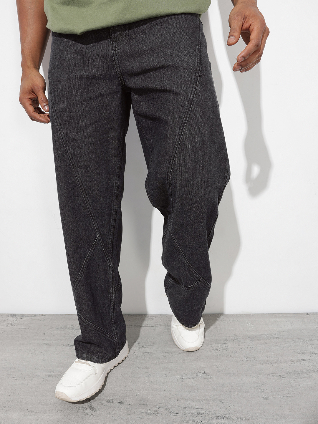 Buy The Roadster Life Co. Men Wide Leg Mid Rise Light Fade Jeans ...