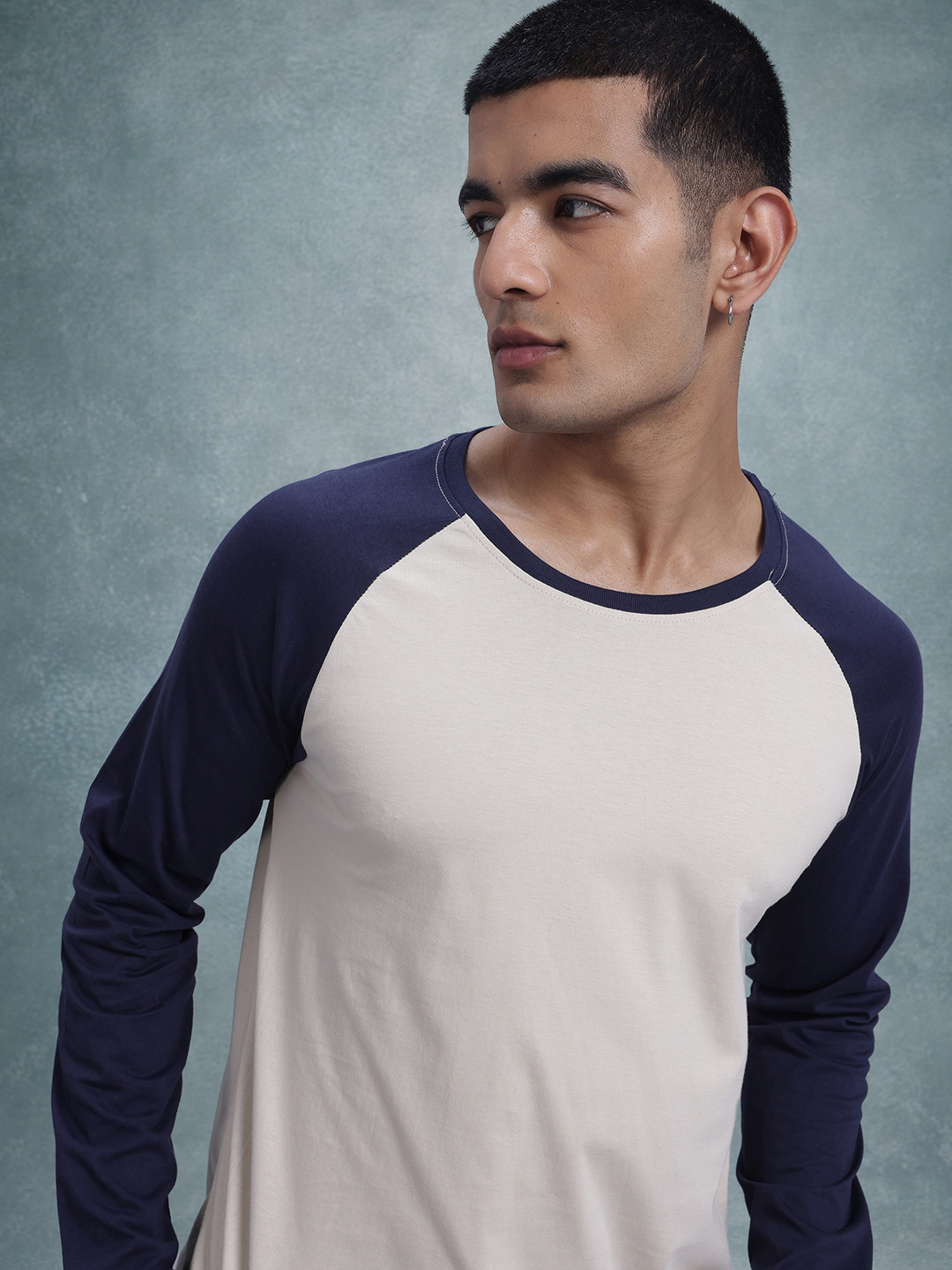 Buy The Roadster Life Co. Raglan Sleeves Pure Cotton Longline T Shirt ...