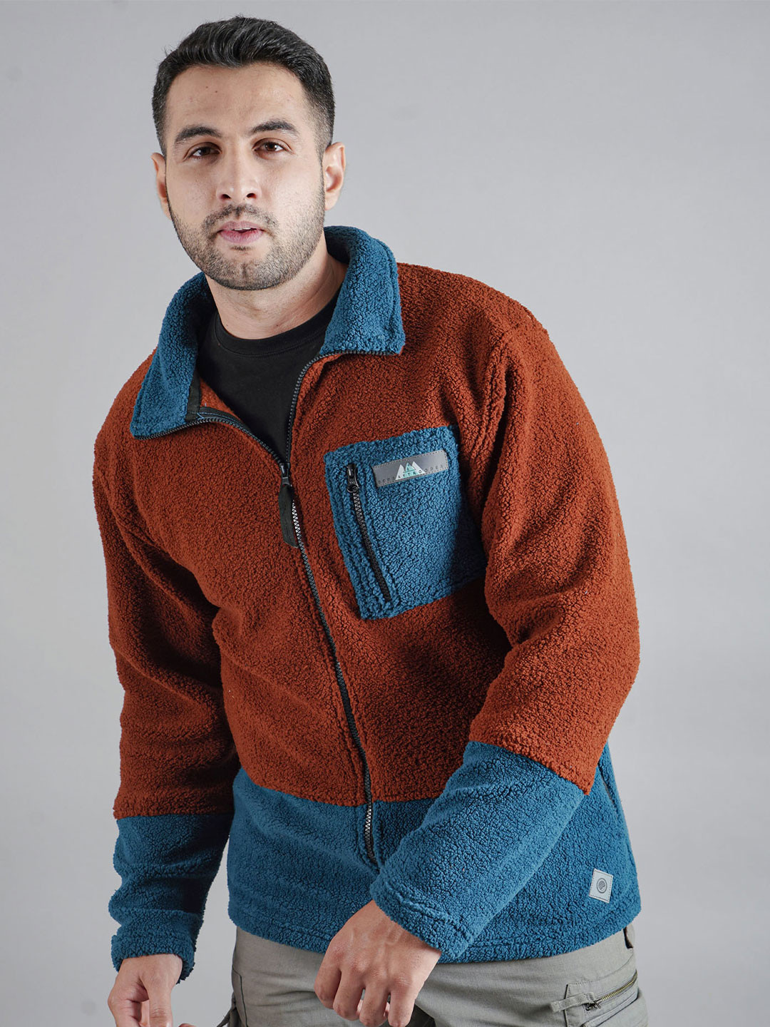 Buy BOMBAY TROOPER Men Spread Collar Colourblocked Fleece Sports ...