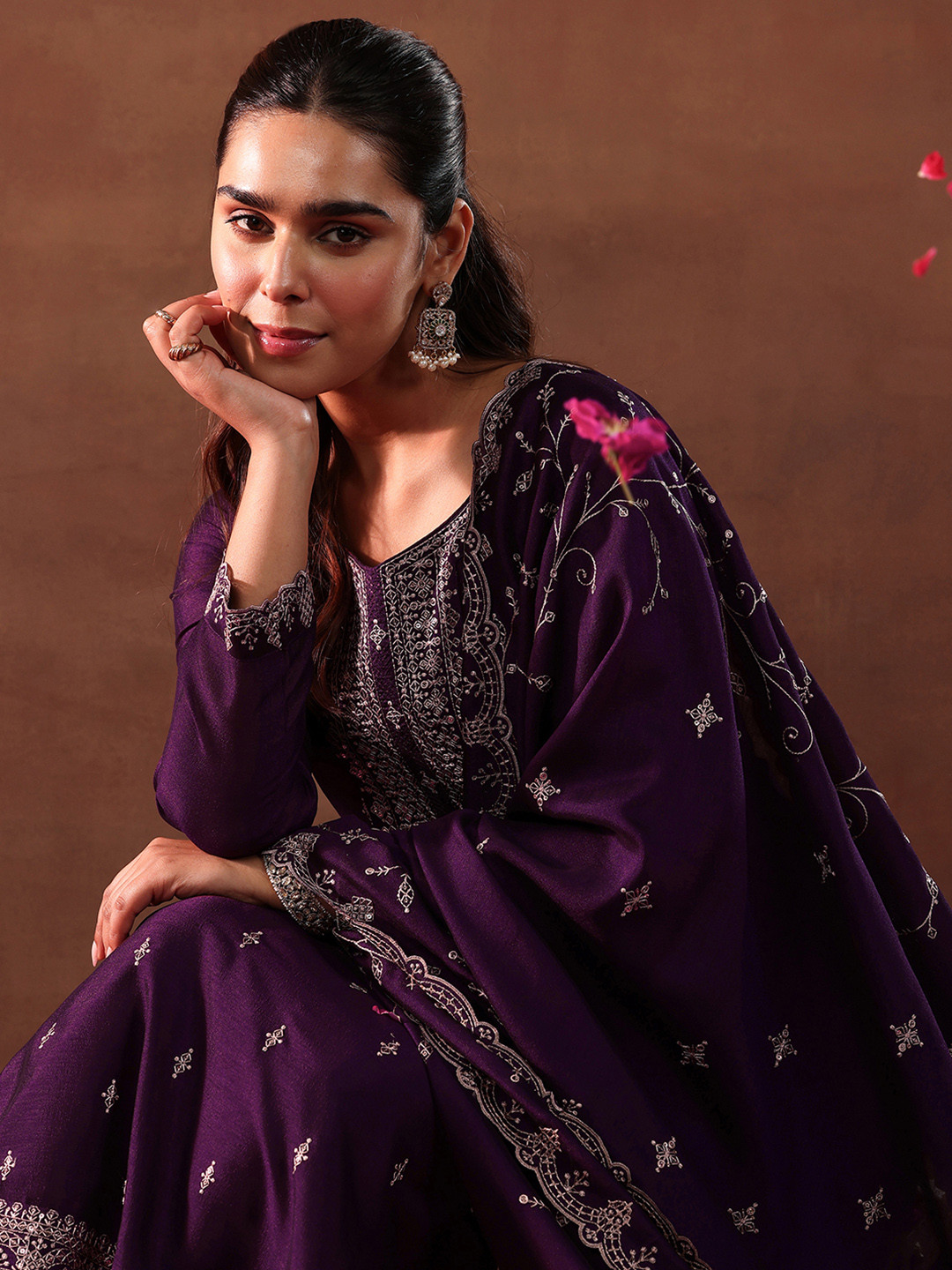 Buy Libas Floral Embroidered Sequinned Straight Kurta With Trousers ...