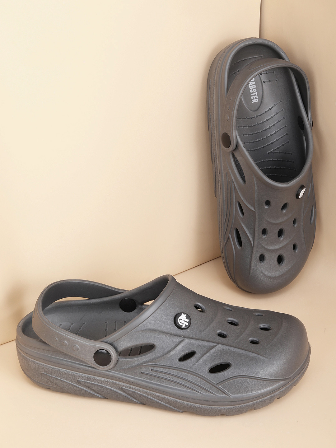 Buy The Roadster Lifestyle Co Men Solid Clogs Flip Flops - Flip Flops ...