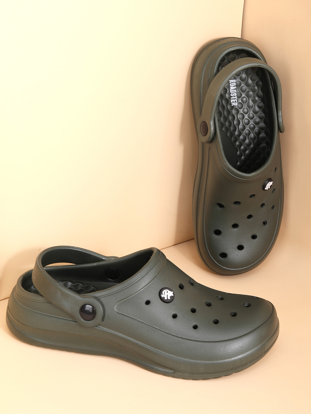 Buy The Roadster Lifestyle Co Men Clogs - Flip Flops for Men 31662367 ...