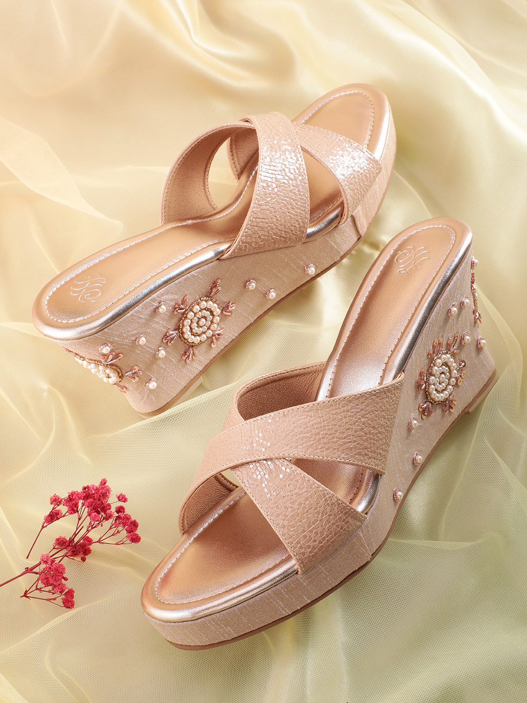 Buy House Of Pataudi Embellished Wedges - Heels for Women 31819018 | Myntra