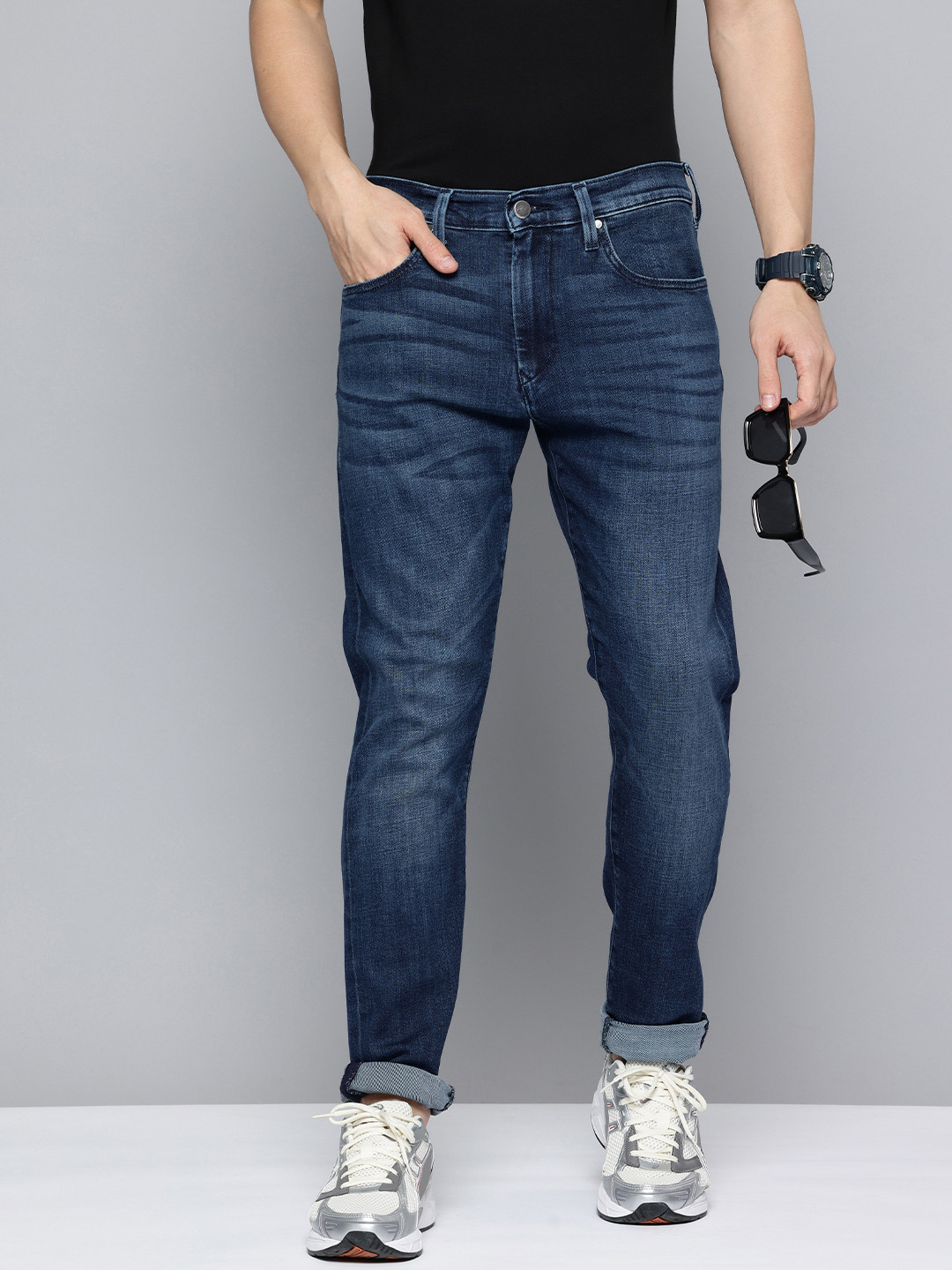 Buy Levis Redloop Men 512 Slim Tapered Fit Light Fade Stretchable Jeans ...