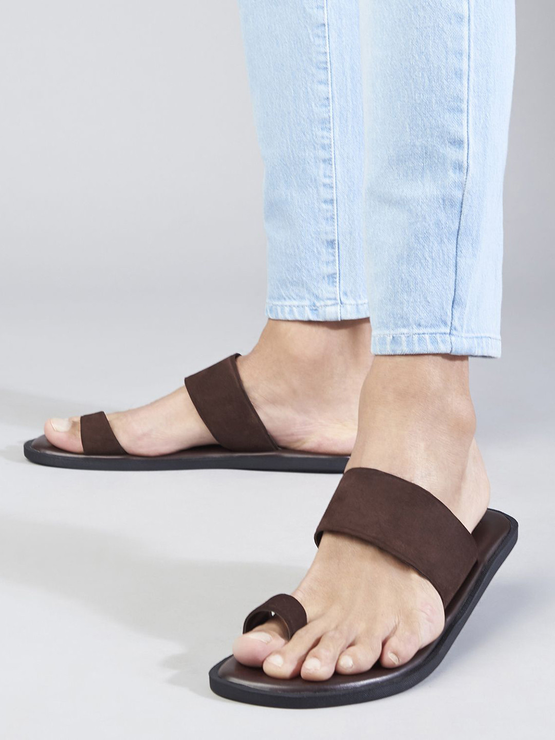 Buy SKO Men Colourblocked One Toe Flats - Flats for Men 31854031 | Myntra