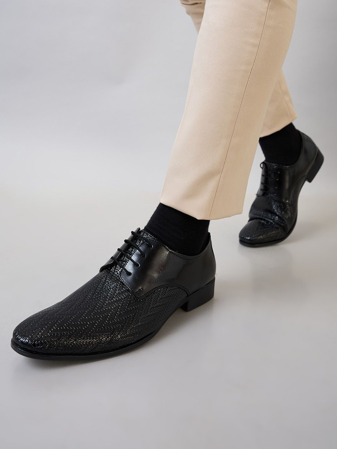 Buy Regal Men Textured Leather Lace Ups Formal Derbys - Formal Shoes ...