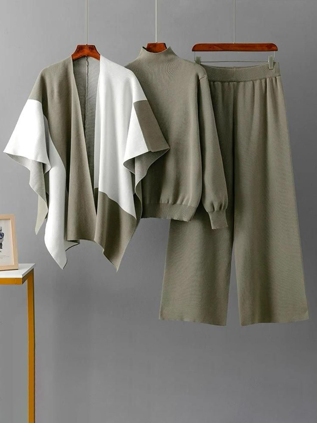 Buy Alamode By Akanksha Green Lillian Luxe Winter Coord Set With Cape - Co Ords for Women ...