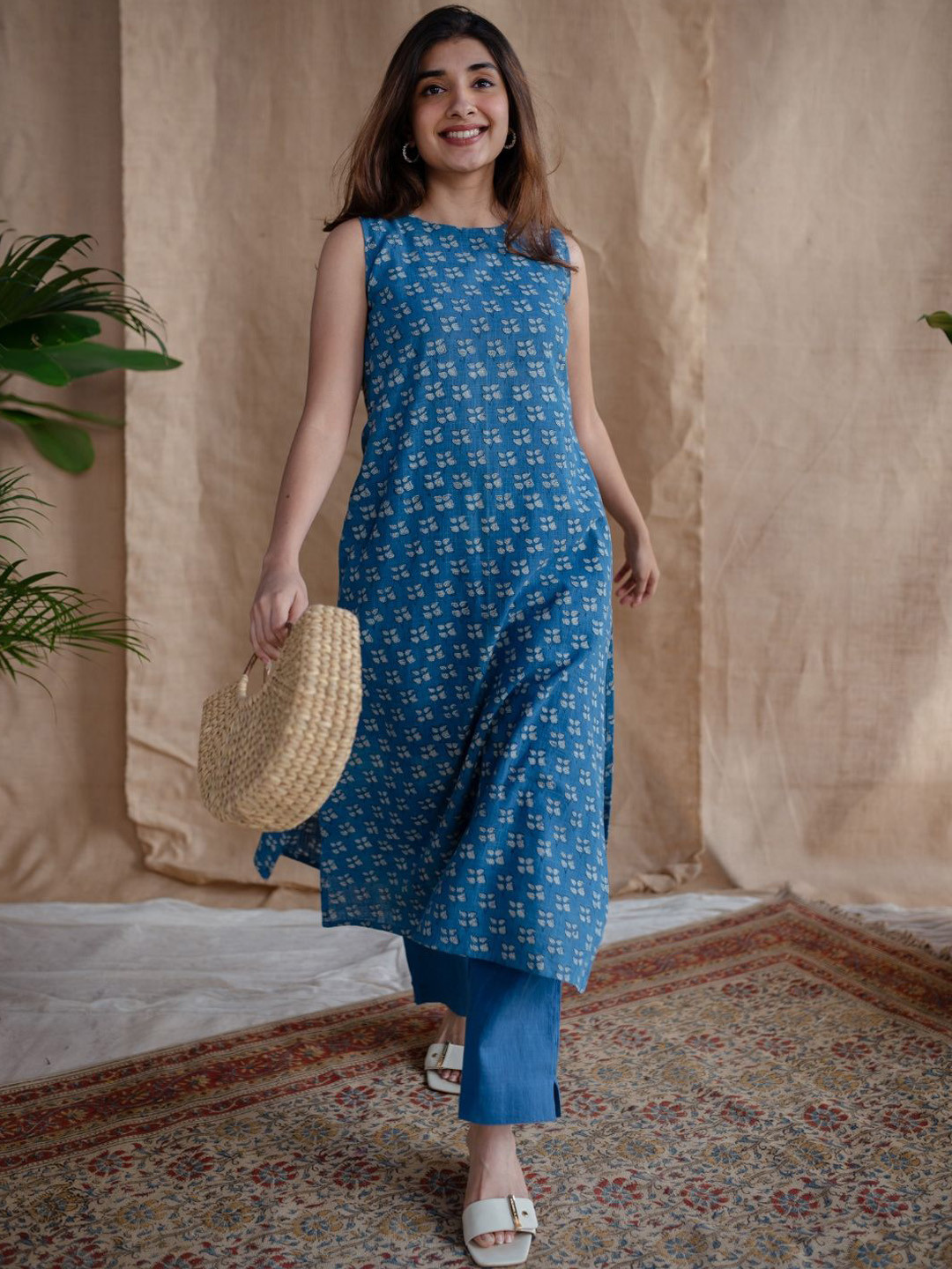 Buy THE INDIAN ETHNIC CO Blue Straight Dabu Slub Cotton Kurta - Kurtas ...