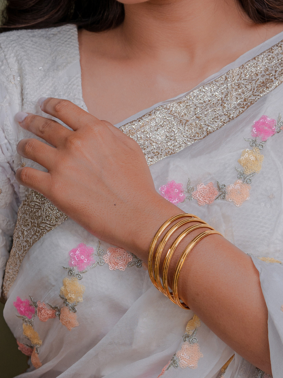 Buy Zeraki Jewels Mayuri Set Of 4 Gold Plated Textured Bangles - Bangle ...