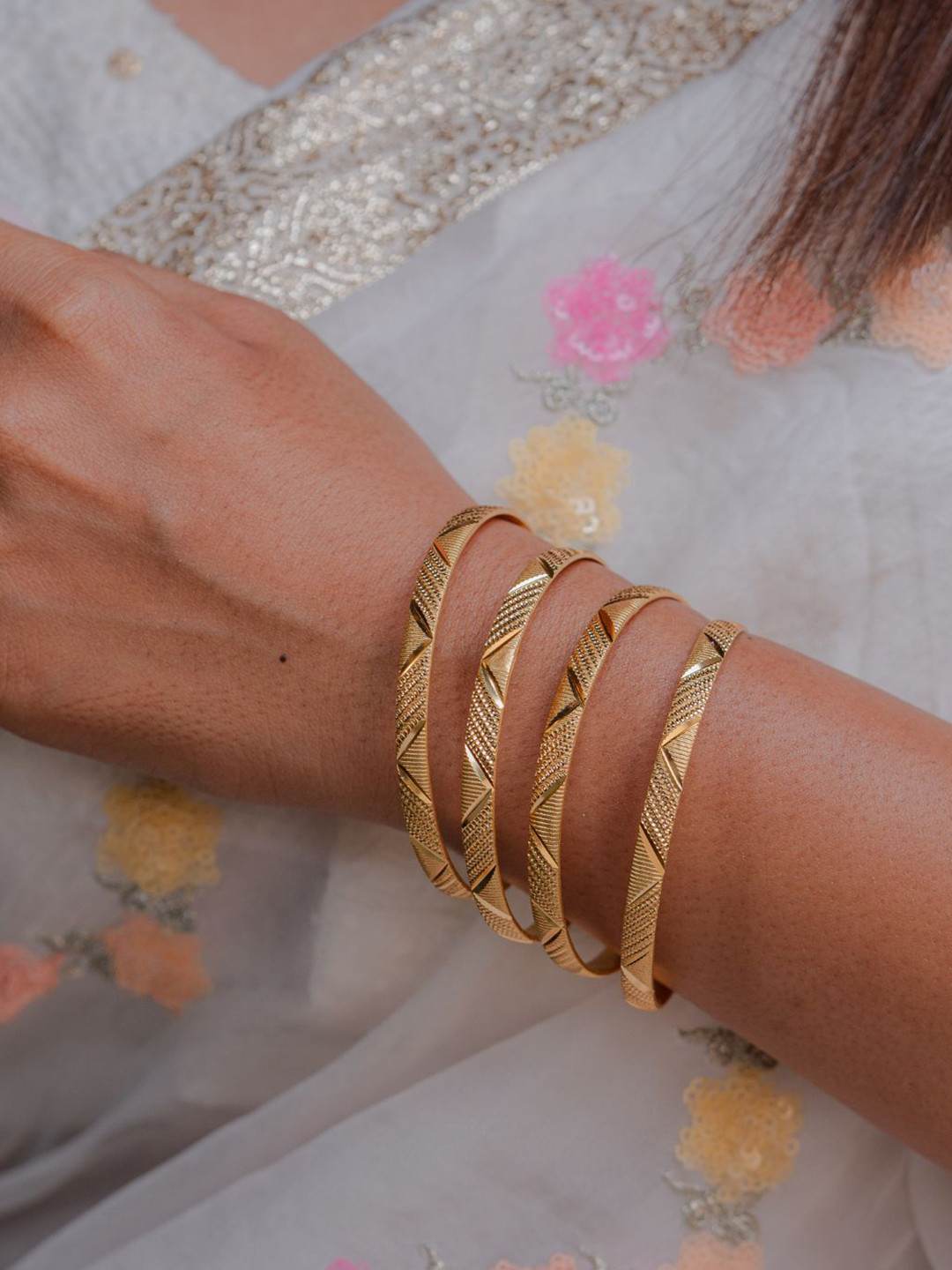 Buy Zeraki Jewels Durga Set Of 4 Gold Plated Bangles - Bangle for Women ...