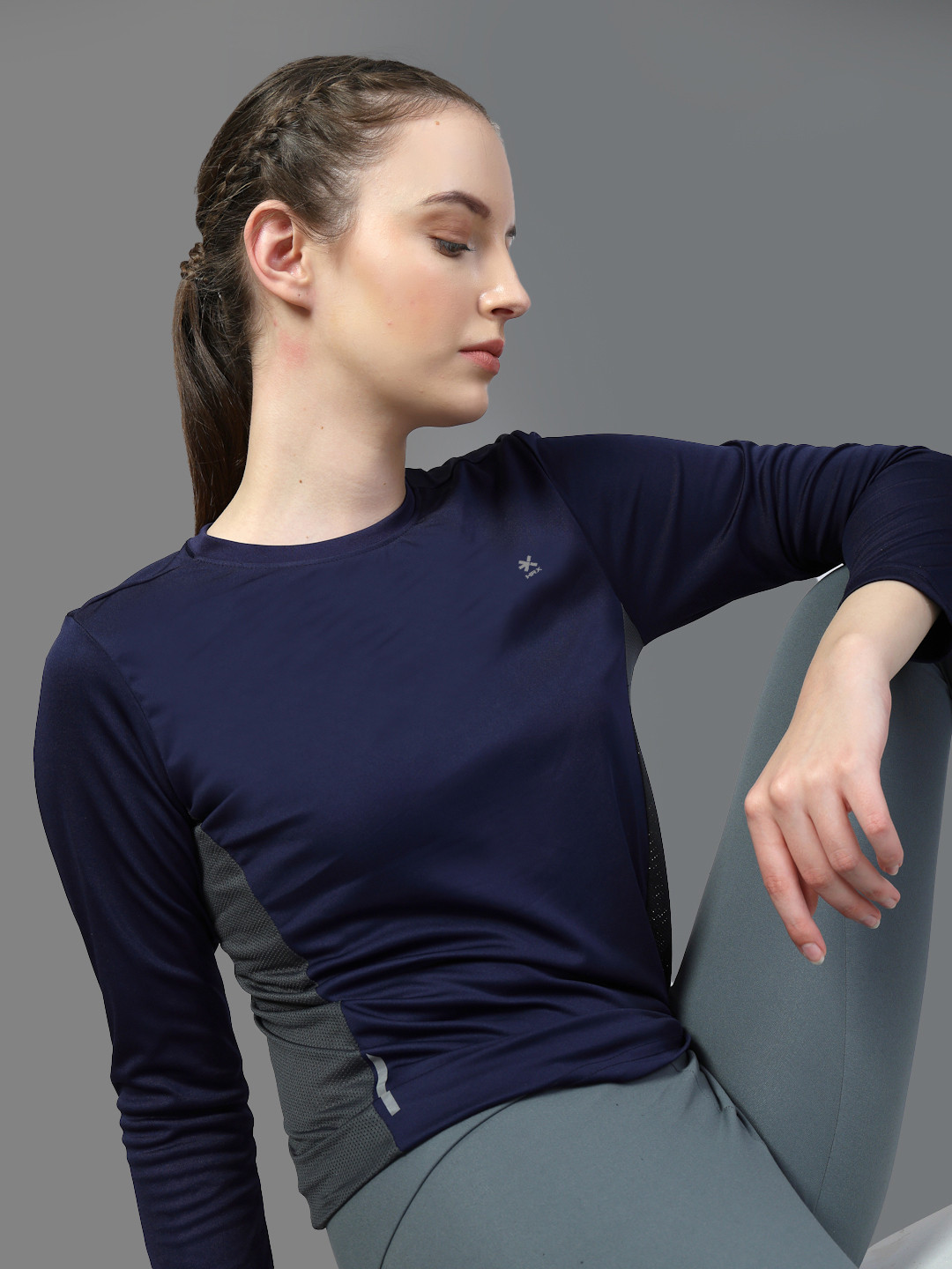 Buy HRX By Hrithik Roshan Women Solid Round Neck Slim Fit T Shirt ...