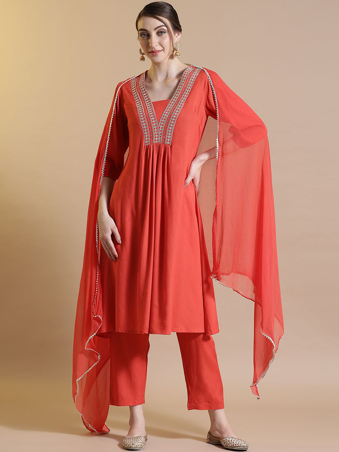 Buy STYLEBAAZI Floral Yoke Design Sequinned A Line Urta With Palazzos ...