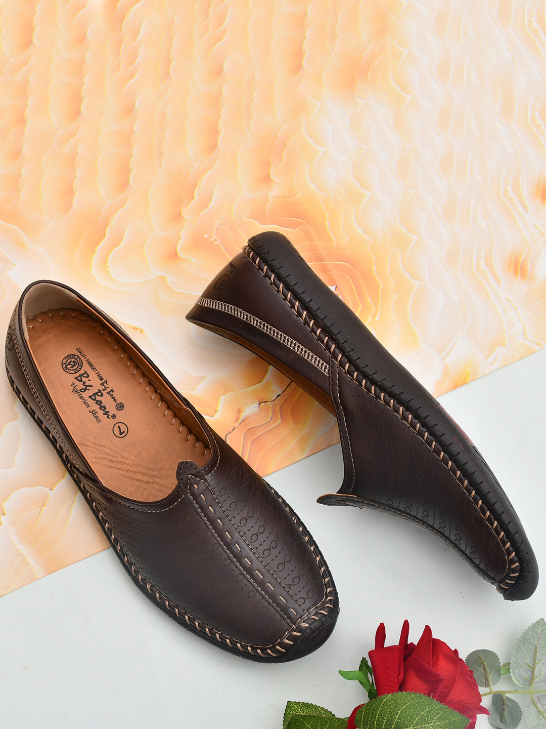 Buy Big Boon Men Textured Mojaris - Casual Shoes for Men 32303279 | Myntra