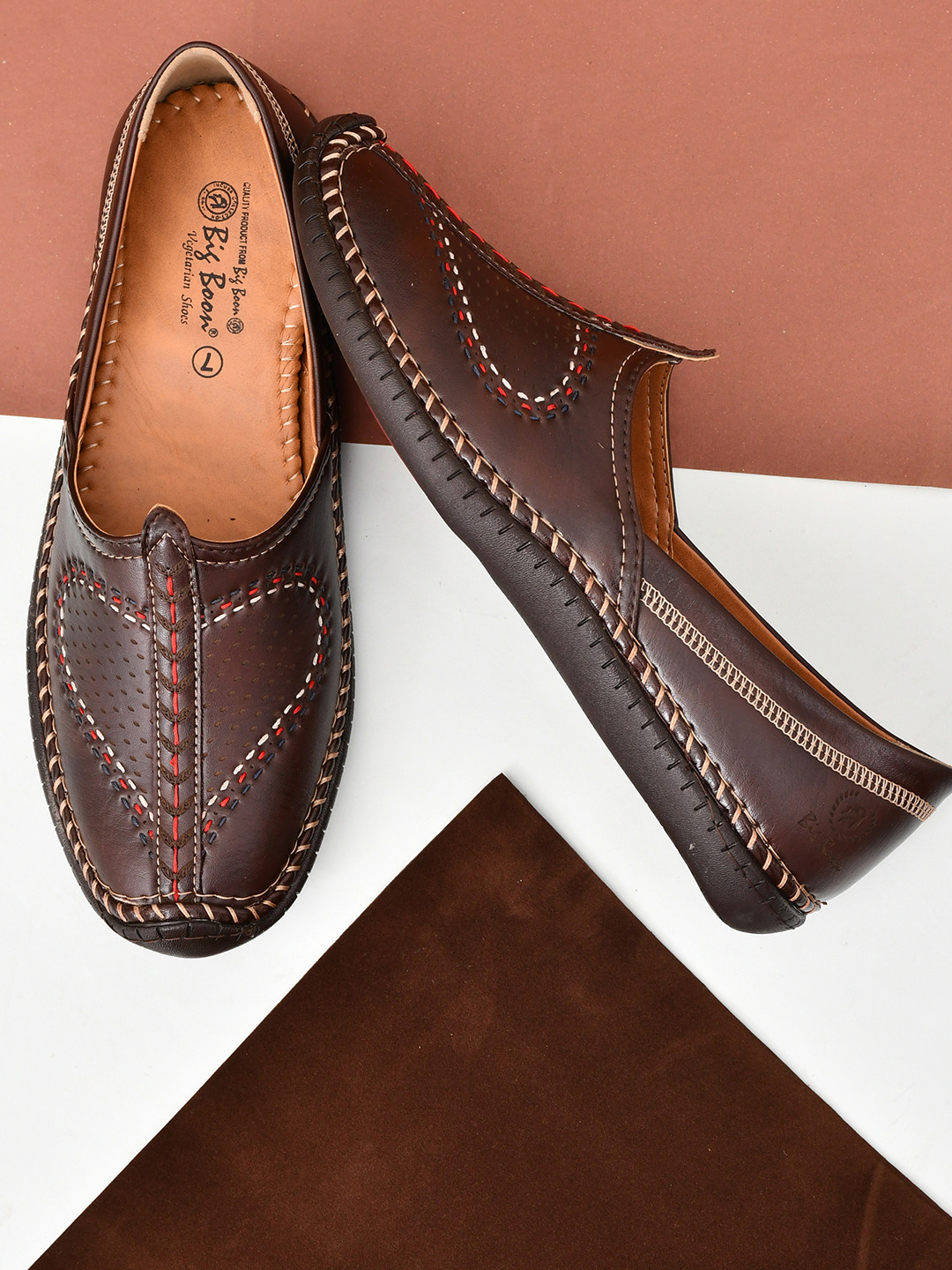 Buy Big Boon Men Lightweight Ethnic Textured Mojaris - Casual Shoes for ...