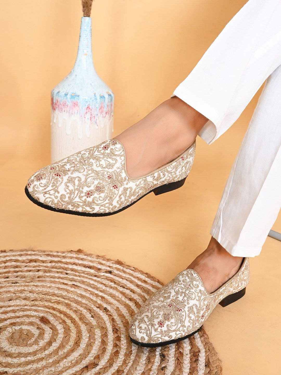Buy House Of Pataudi Men Embroidered Ethnic Mojaris - Casual Shoes for ...