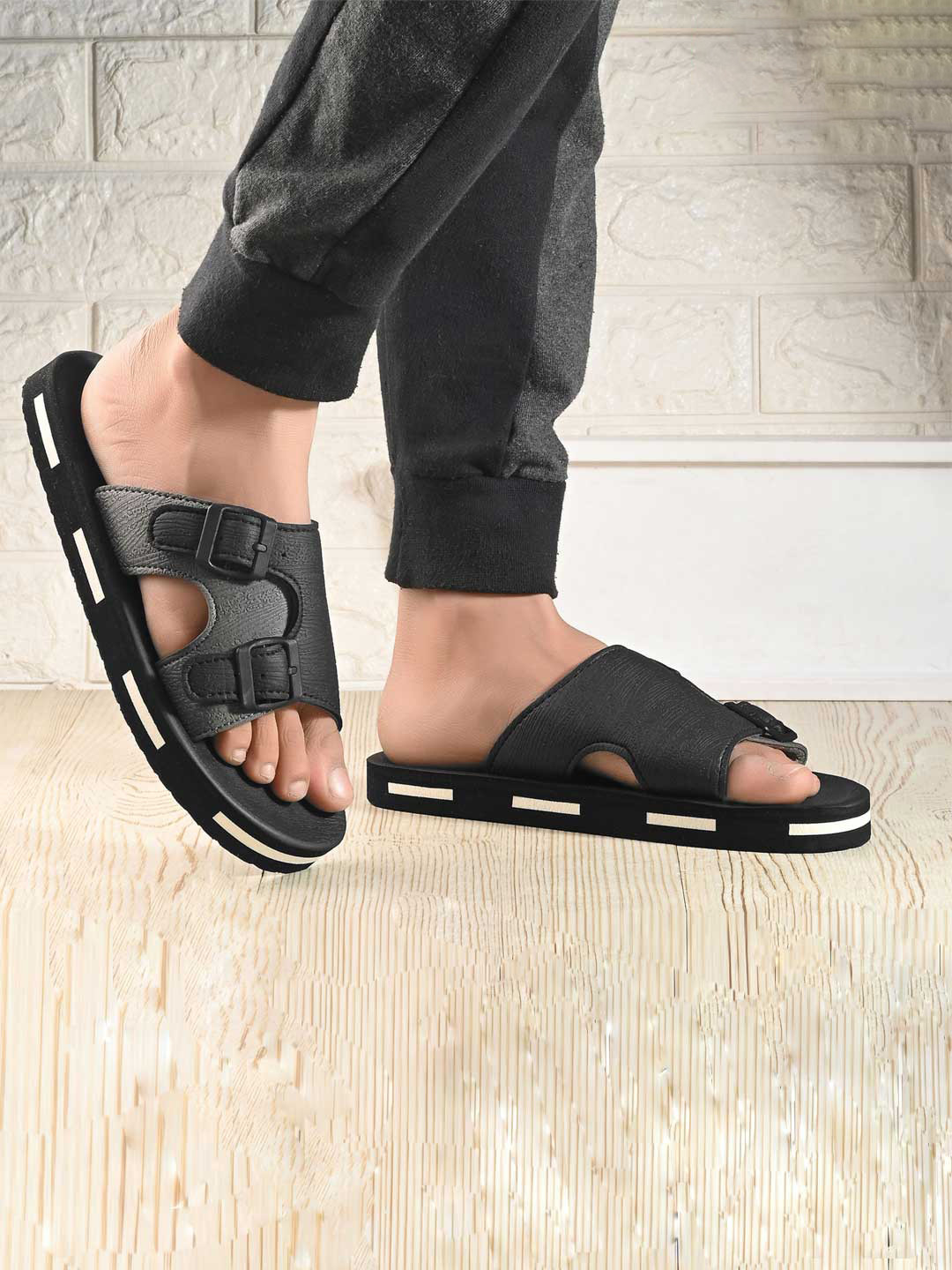 Buy DOCTOR HEALTH SUPER SOFT Men Self Design Slip On Flip Flops - Flip ...