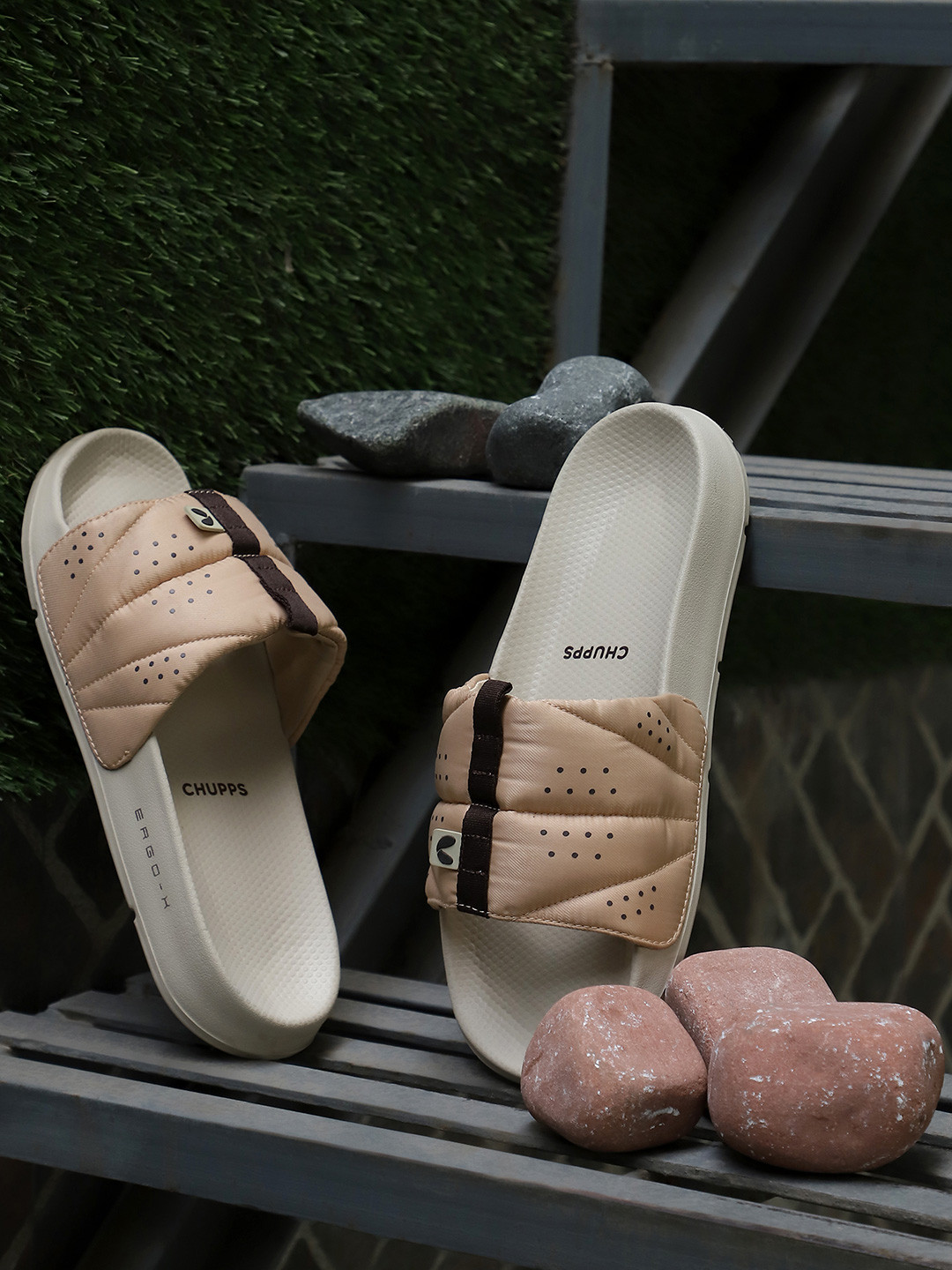 Buy CHUPPS Men Turbo Sliders - Flip Flops for Men 32848880 | Myntra