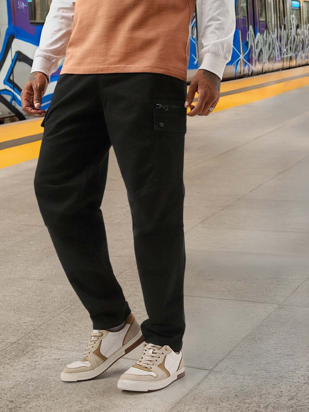 Buy Bewakoof Men Jet Black Baggy Oversized Cargo Pants - Trousers for ...