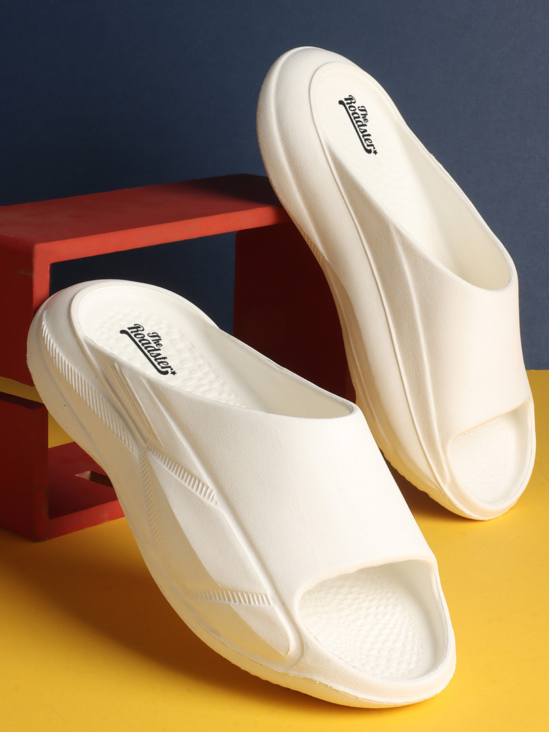 Buy The Roadster Lifestyle Co Men Soft & Comfortable Sliders - Flip ...