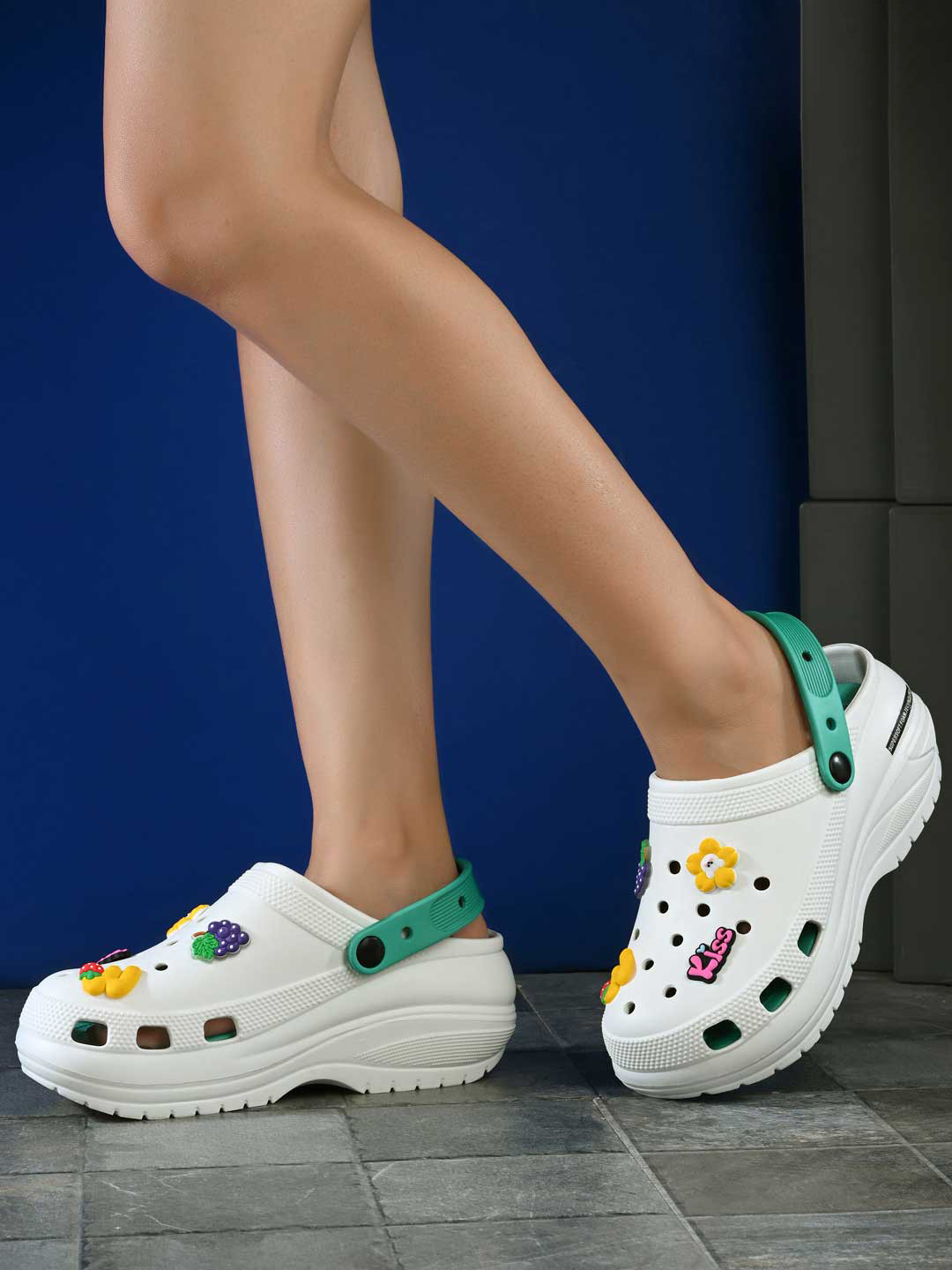 Buy DOCTOR HEALTH SUPER SOFT Women Self Design Clogs - Flip Flops for ...