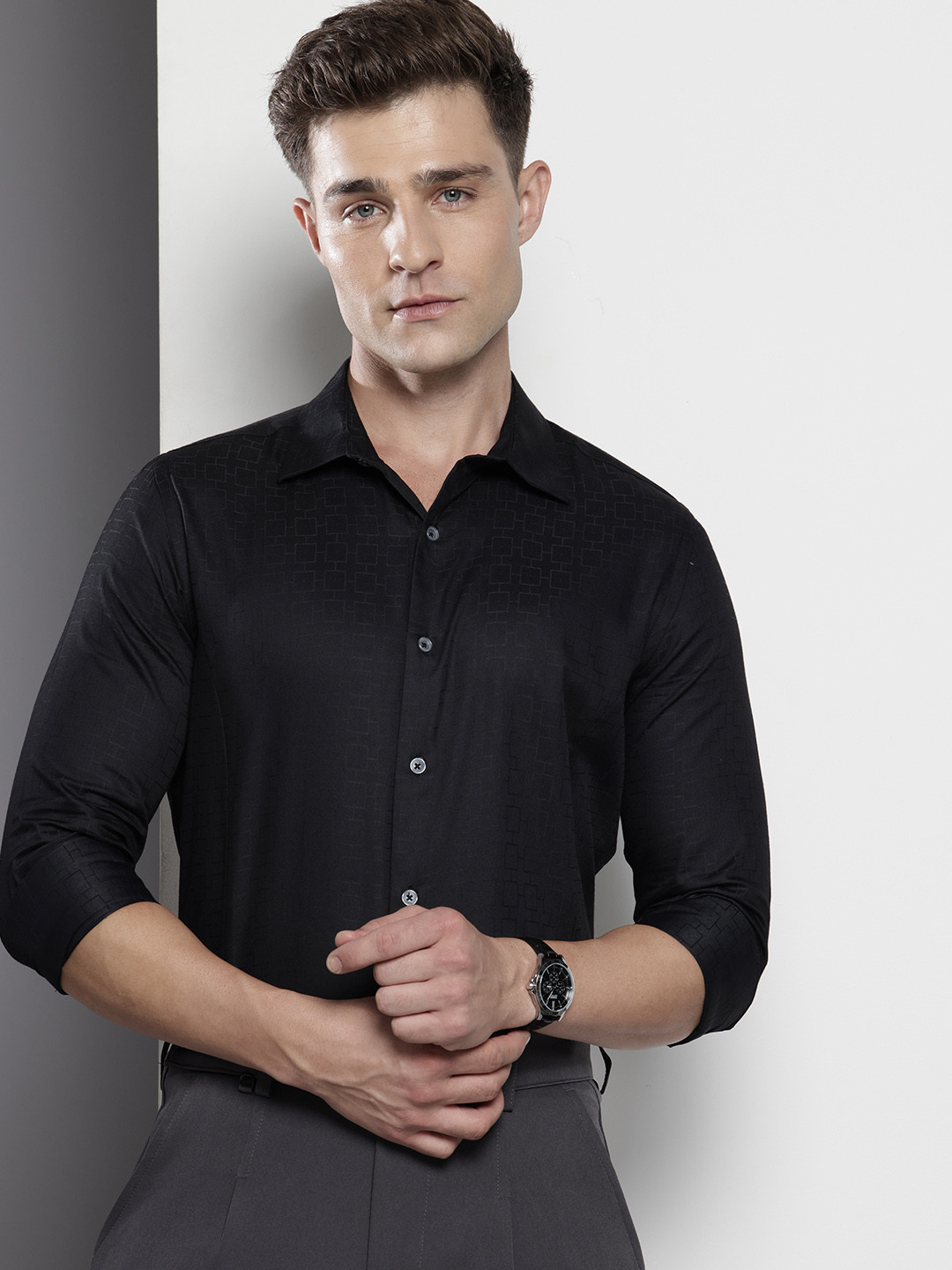 Buy The Indian Garage Co. X Luxe Slim Fit Geometric Self Designed ...