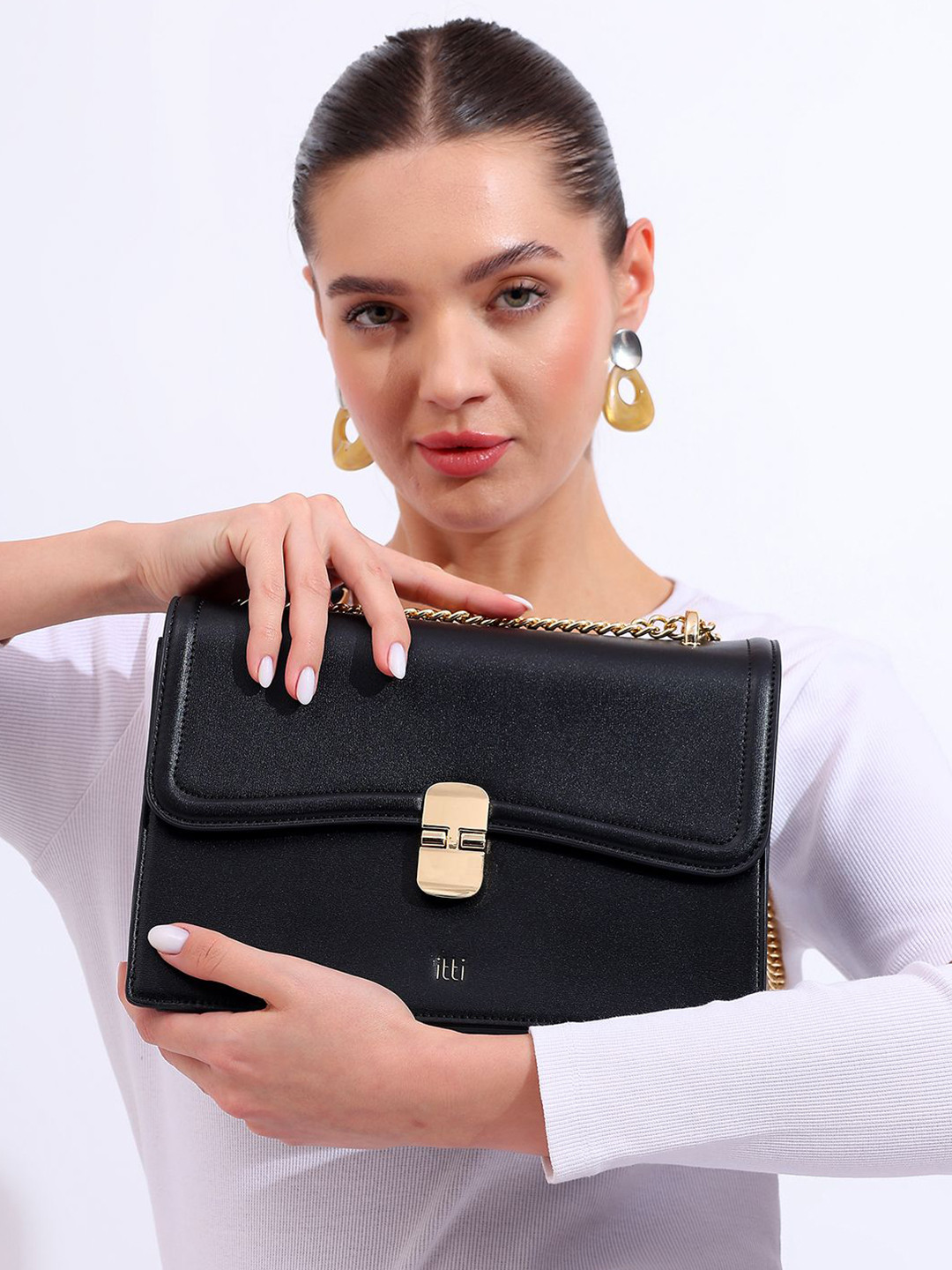 Buy Itti Women Solid Crossbody Sling Bag With Pouch - Handbags for ...