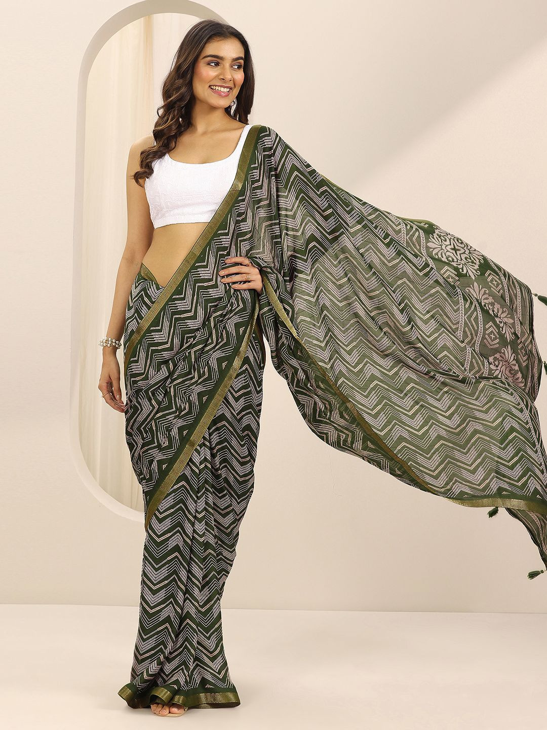 Buy Libas Geometric Printed Zari Saree - Sarees for Women 33438971 | Myntra