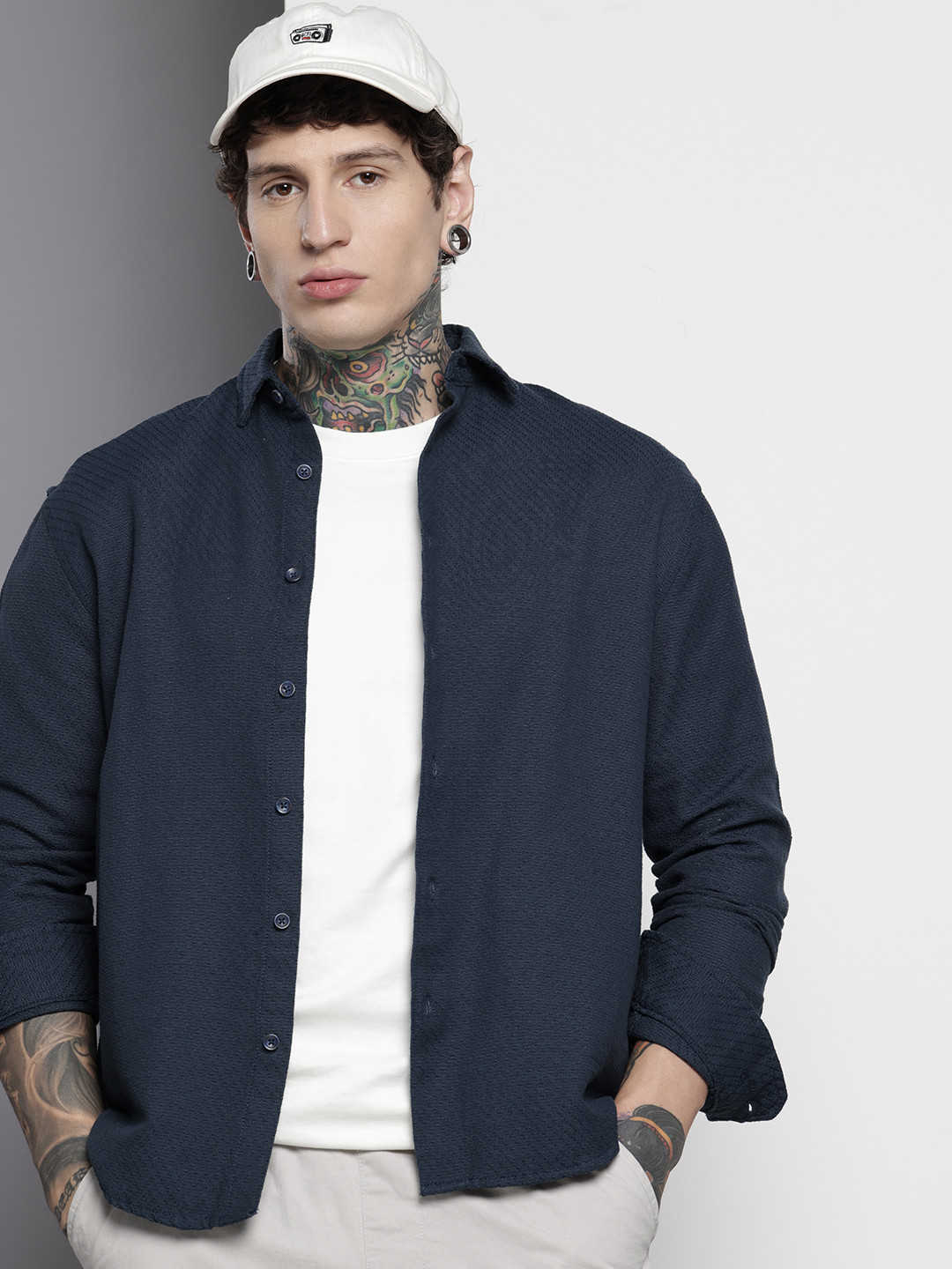 Buy The Indian Garage Co Men Relaxed Fit Solid Dobby Resort Wear Shirt ...