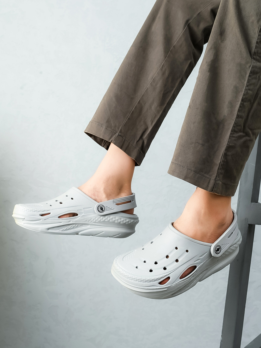 Buy HRX By Hrithik Roshan Men Self Design Clogs - Flip Flops for Men ...