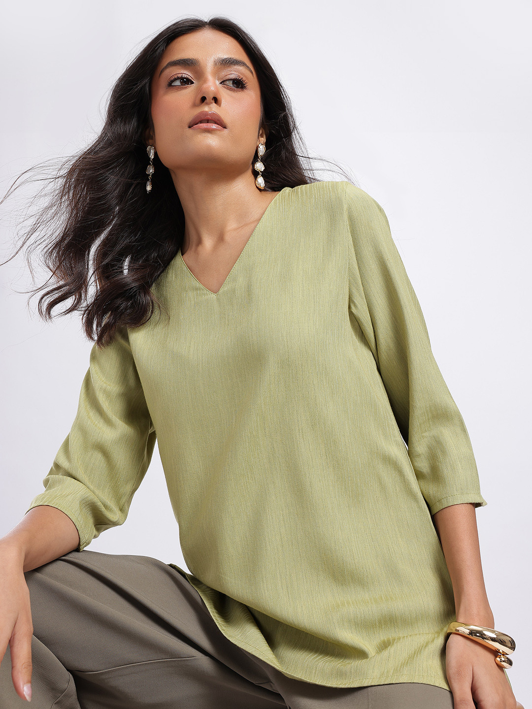 Buy Anouk Rustic V Neck Straight Kurti - Kurtis for Women 33664105 | Myntra