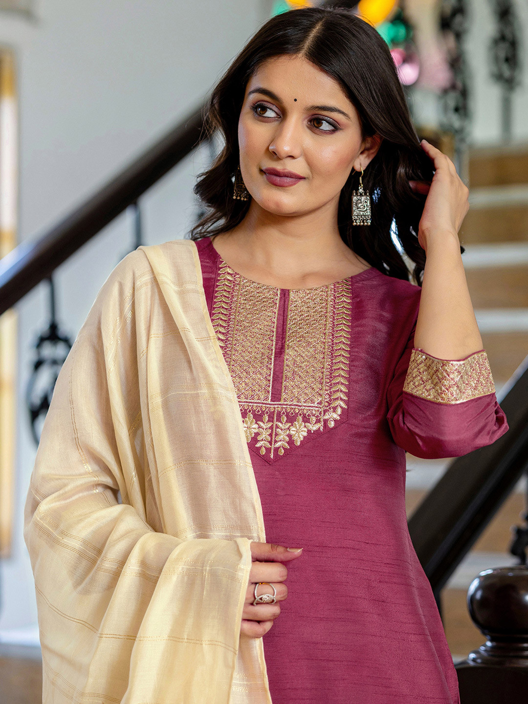 Buy SKYLEE Floral Yoke Design Round Neck Thread Work Straight Kurta ...