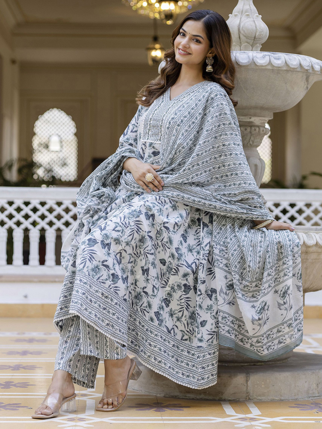 Buy Anouk Women Floral Embroidered Aari Work Pure Cotton Kurta With ...