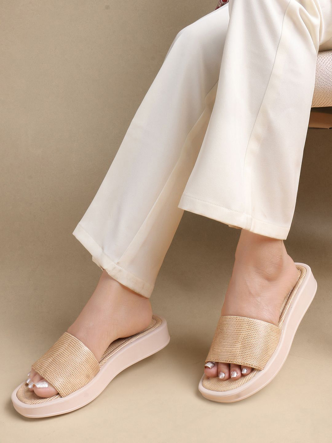 Buy Chemistry Women Textured Round Toe Open Toe Flats - Flats for Women ...