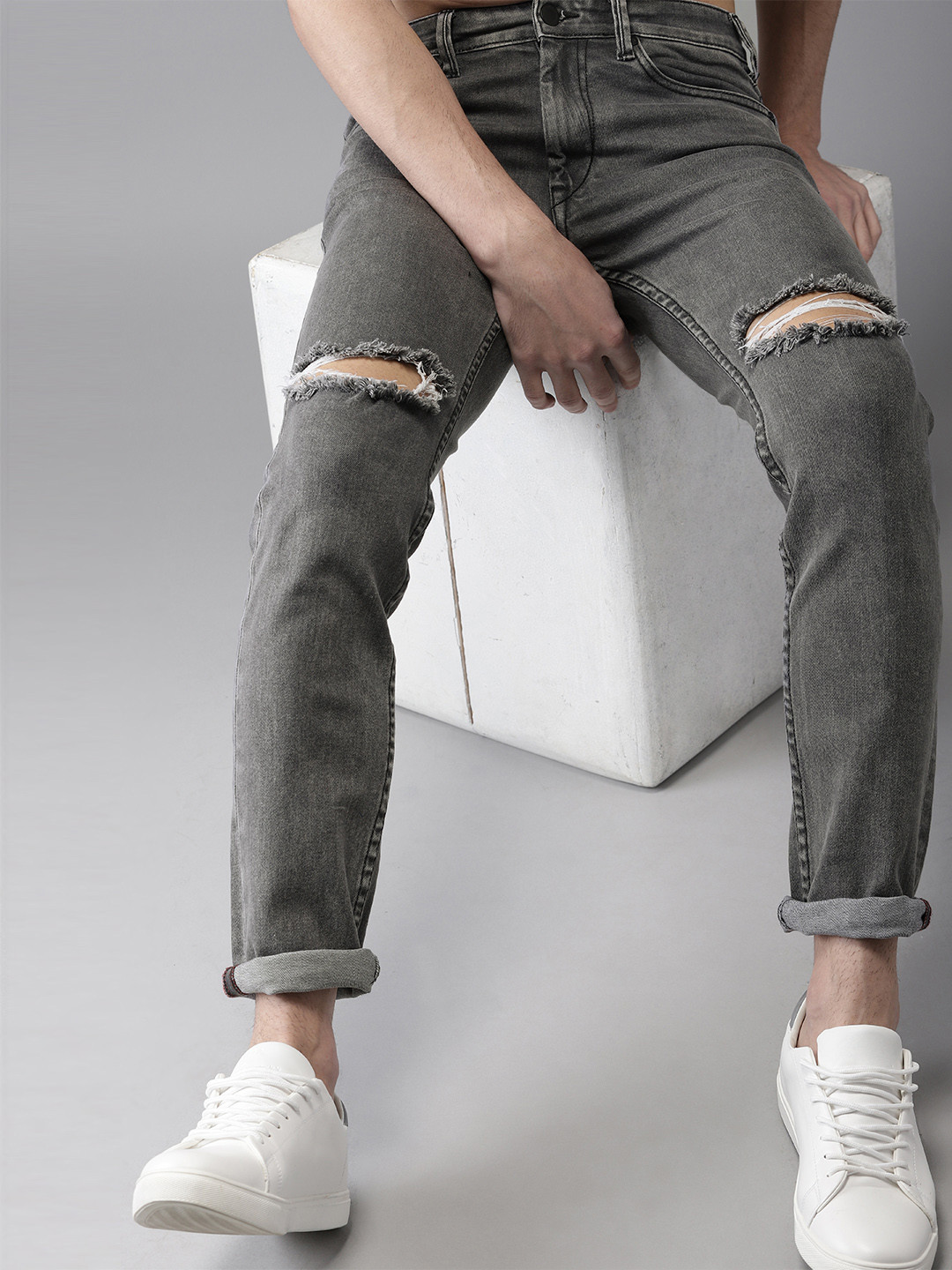 Buy HERE&NOW Men Grey Slim Fit Mid Rise Slash Knee Stretchable Jeans ...